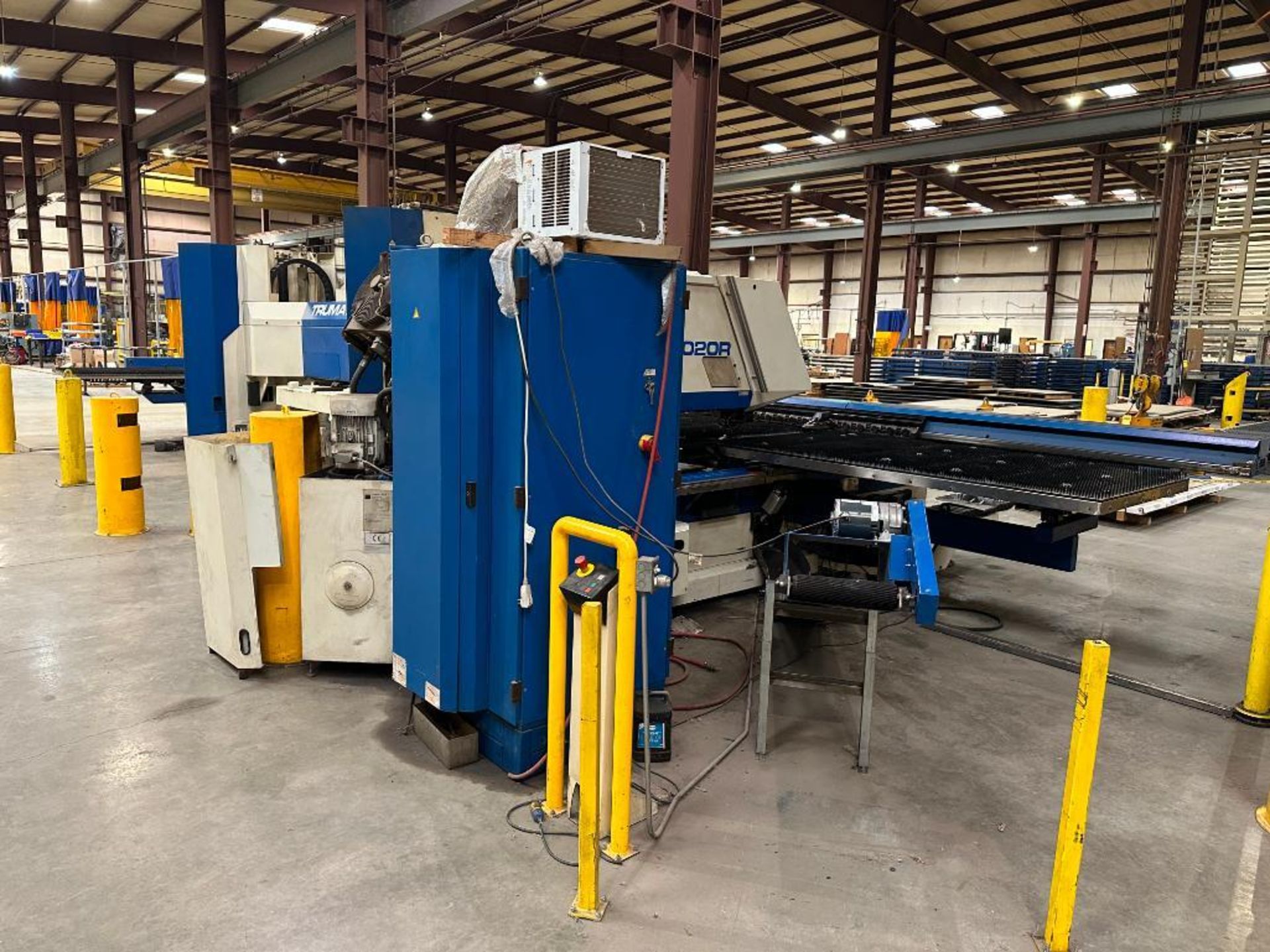 { Choice of lots: 296 } 2004 Trumpf Trumatic 2020R CNC Turret Punching ...