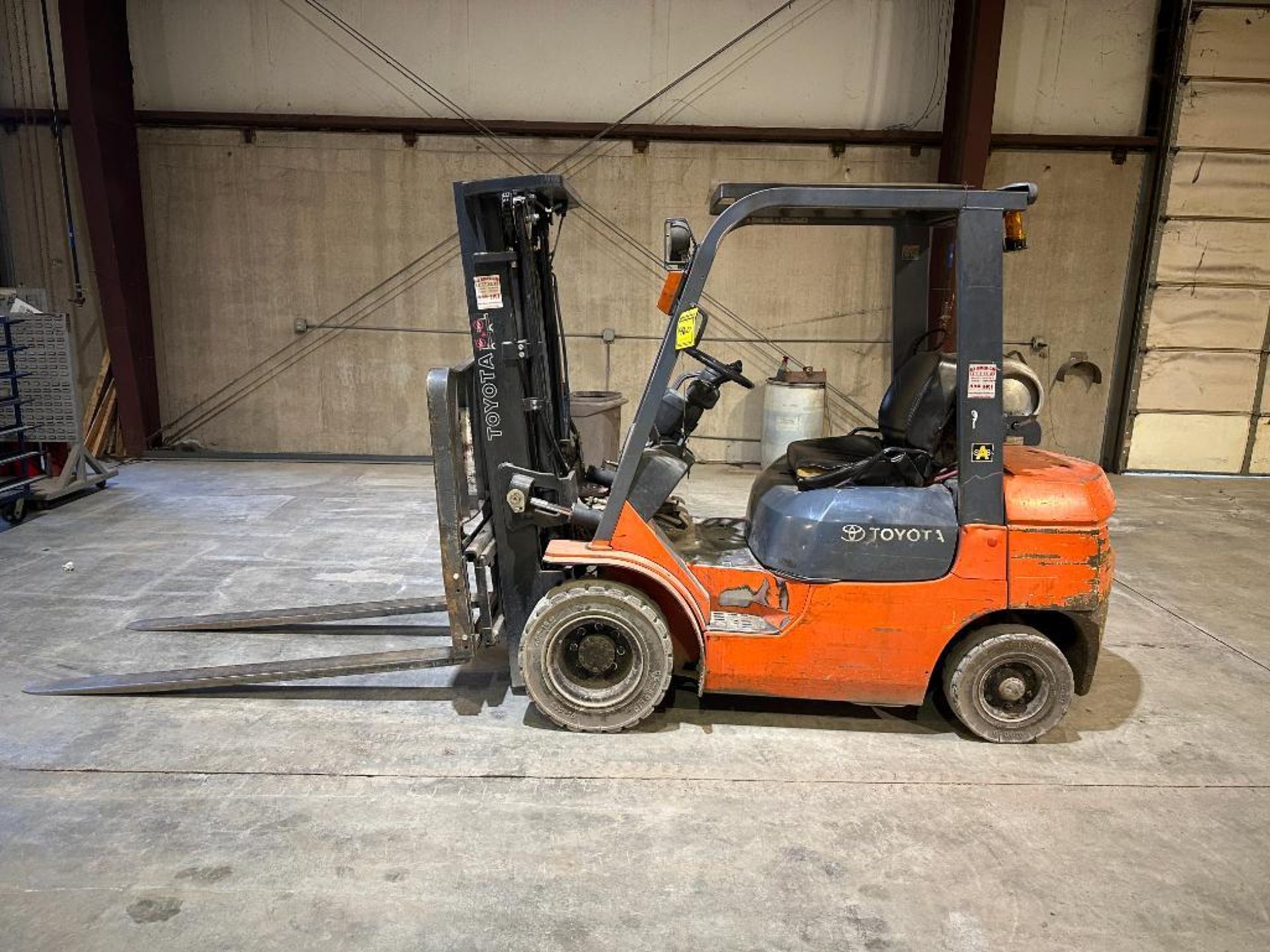 2005 Toyota 5,000 LB. Capacity Forklift, Model 7FGU25, S/N 78025, Lever ...