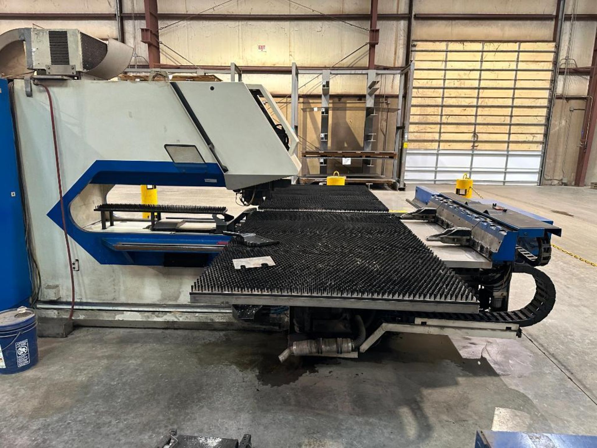 2000 Trumpf Trumatic 2000R CNC Turret Punching Machine, 180-kN Punch ...