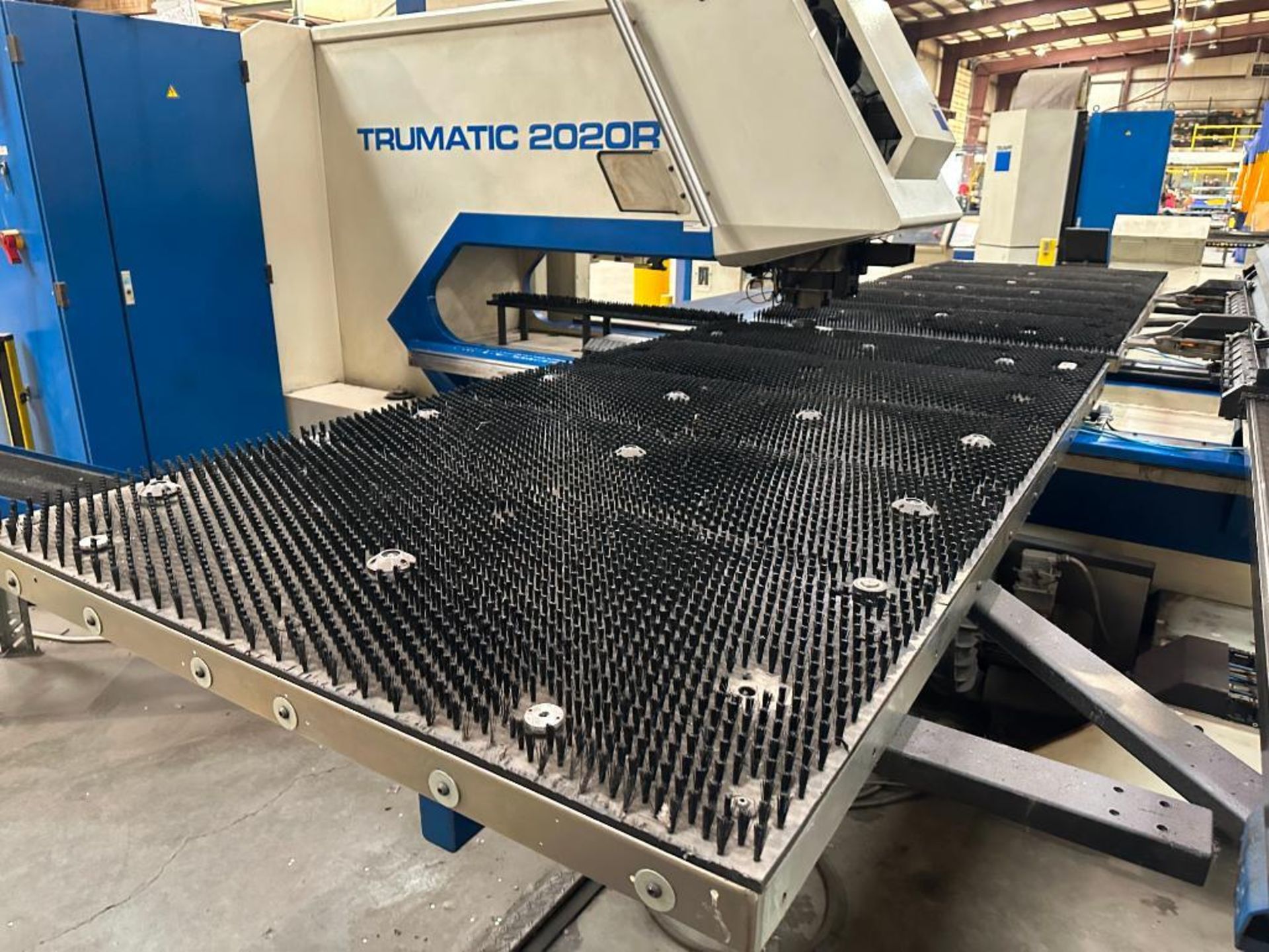 { Choice of lots: 296 } 2004 Trumpf Trumatic 2020R CNC Turret Punching ...