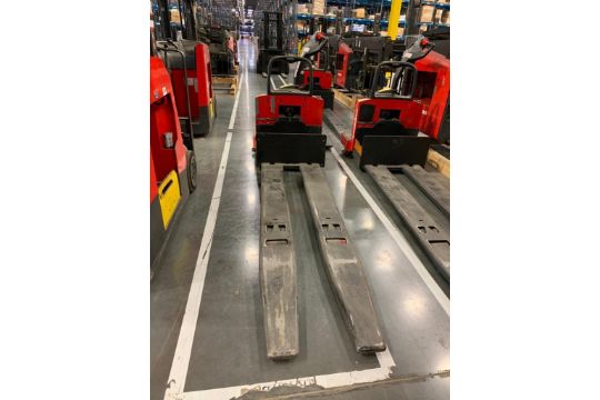 2017 Raymond 8,000 LB. Capacity Electric Walkie/ Rider Pallet Truck ...