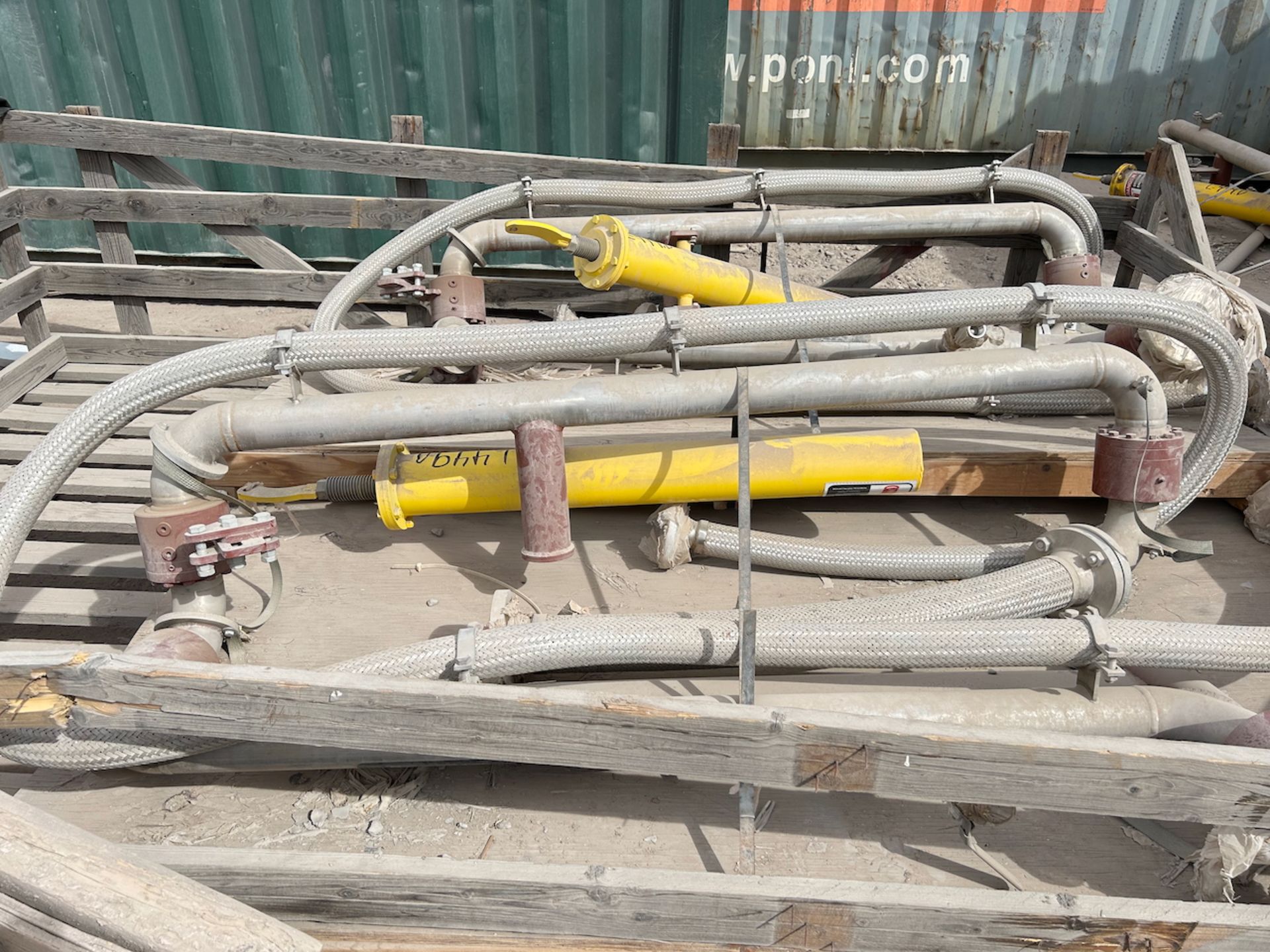 (NEW) Facilitafor Arm For Caustic Soda Discharge / (NUEVO) Brazo ...