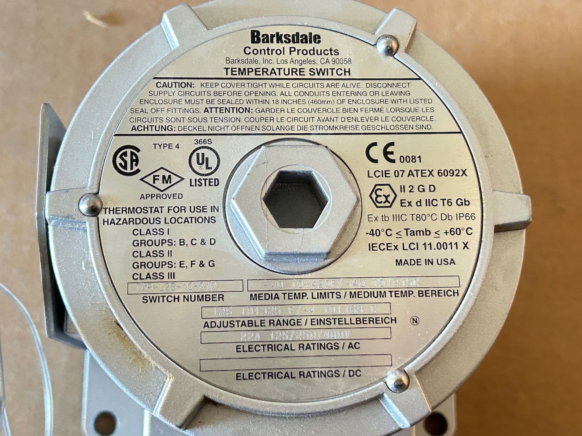 (NEW) 3 Temperature Switches Brand BARKSDALE, Model TYPE 4 TXR-L2S tag ...