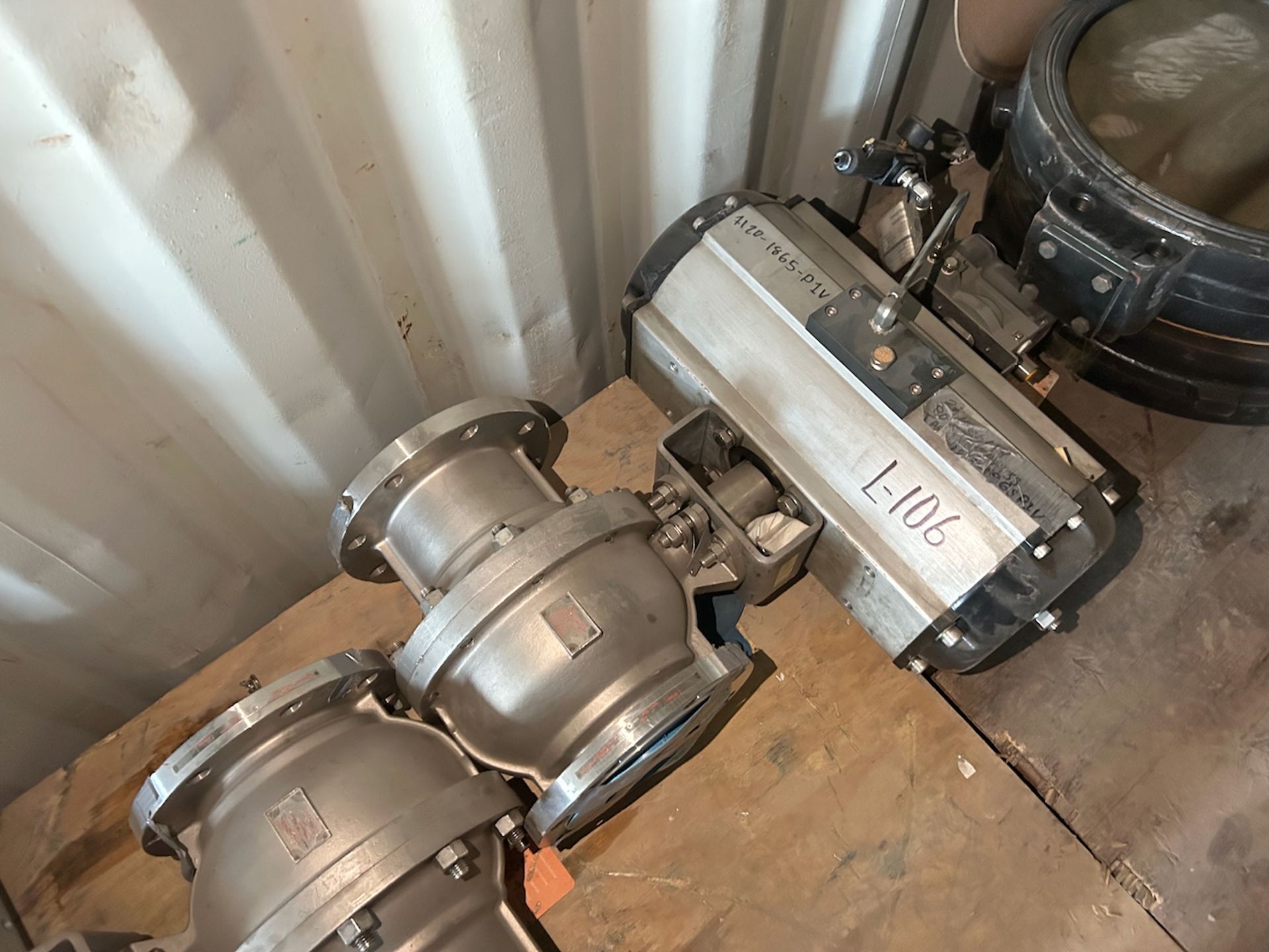 (NEW) Control Valve Mca Quadrant Body Cn250 Size 6" Actuator Flowserve ...