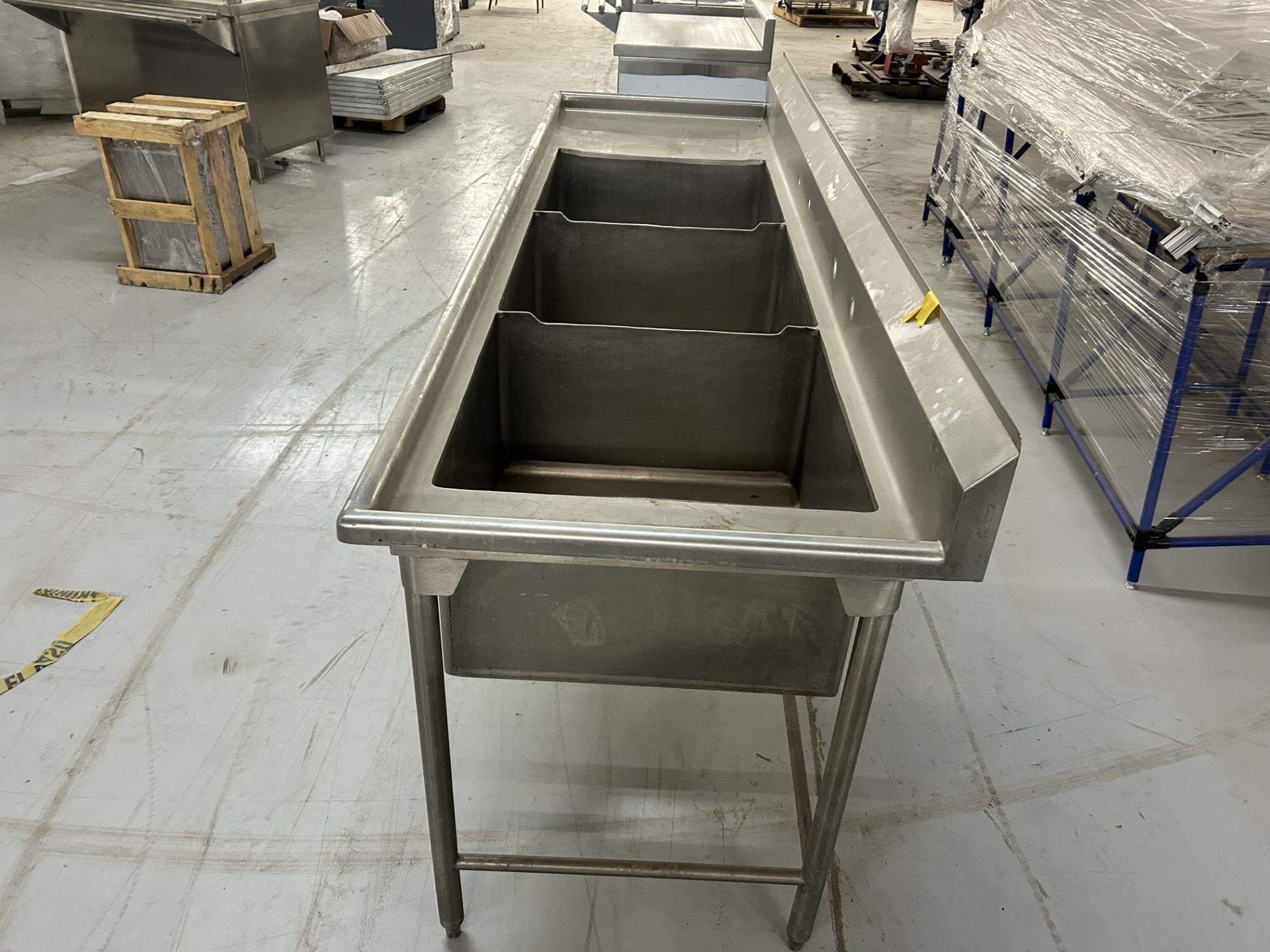 Lote sin usar de Estacion de lavado de cocina industrial con 3 ...