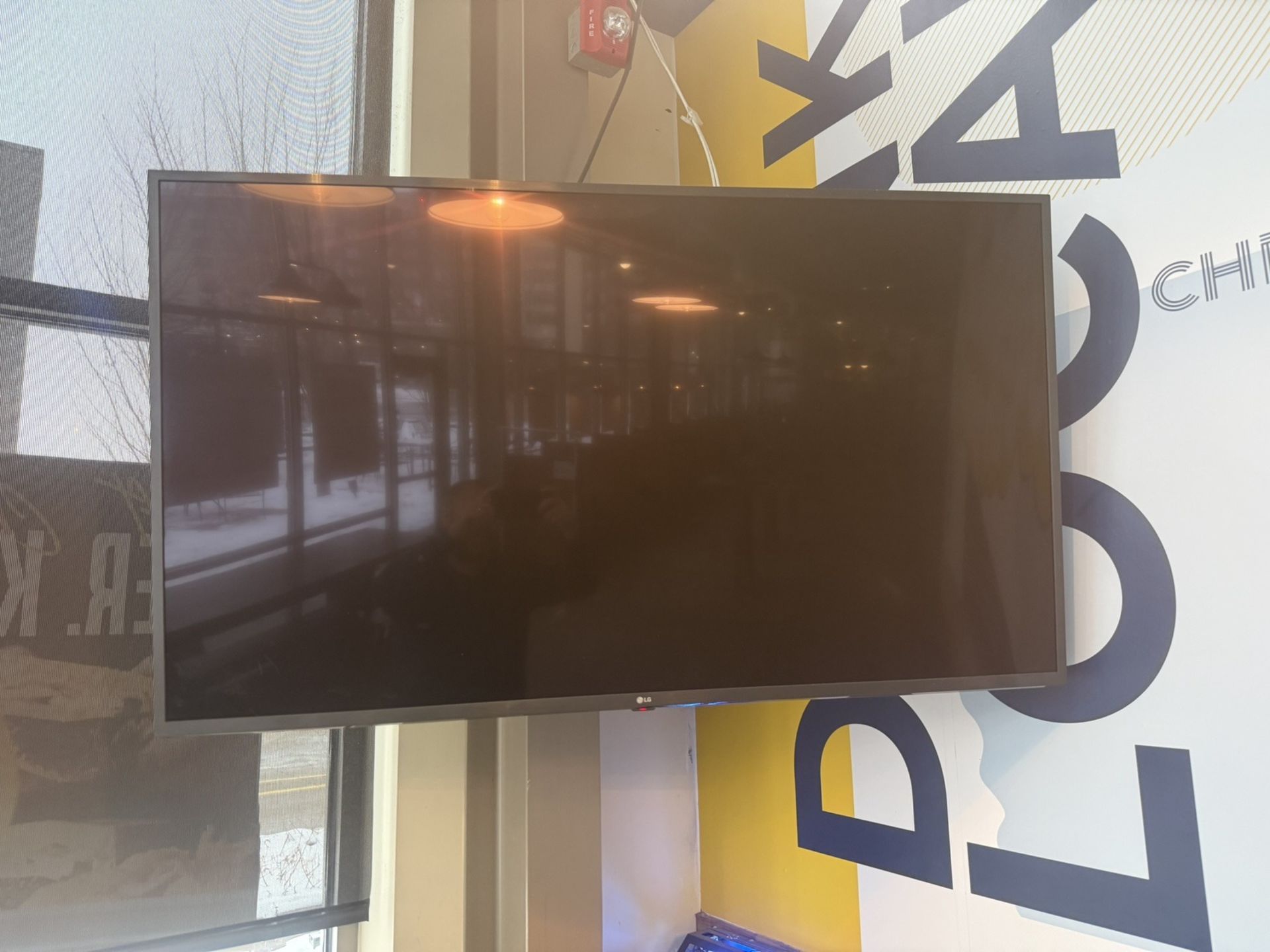 2021 LG Model 55UN7300AUD 55" Flatscreen TV, 120 V, S#102RMGC90239