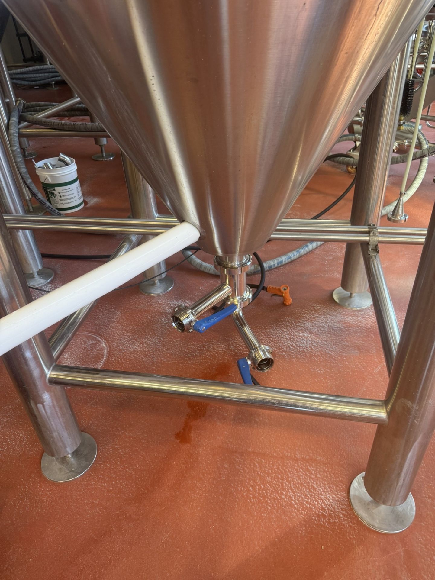 40 HL Stainless Steel Fermenter, Glycol Jacket, Cone Bottom, 4 ...