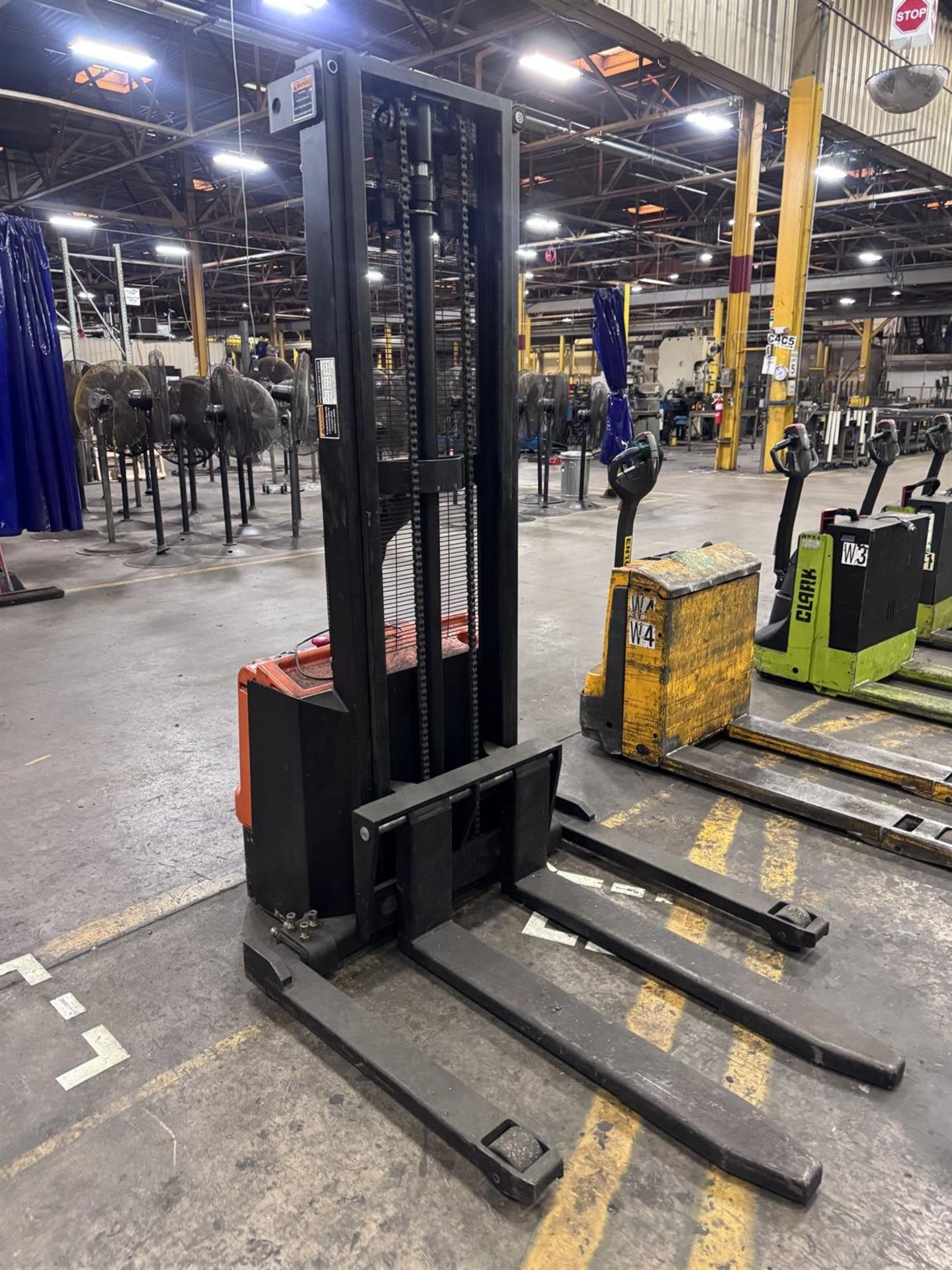 PRESTO PPS2200-125AS Powered Stacker, s/n V69145/138587001/GC1710029 ...