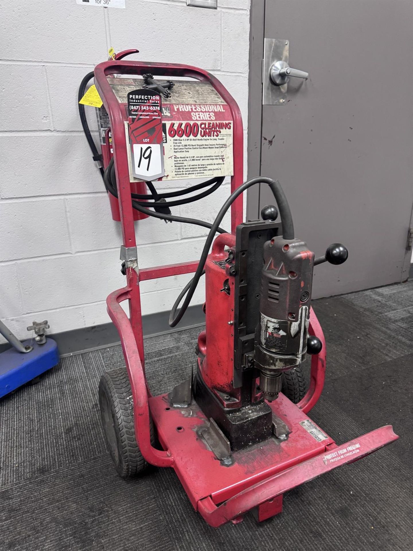 MILWAUKEE 4203 Mag Drill w/ Rolling Stand
