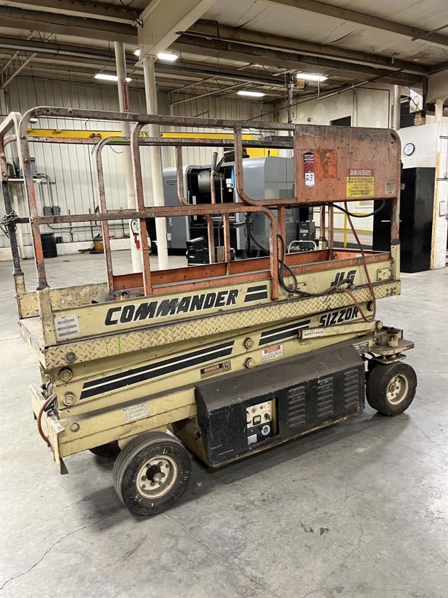 JLG V2425BI COMMANDER SIZZOR Scissor Lift, s/n 20210039, 20’ Max Height ...