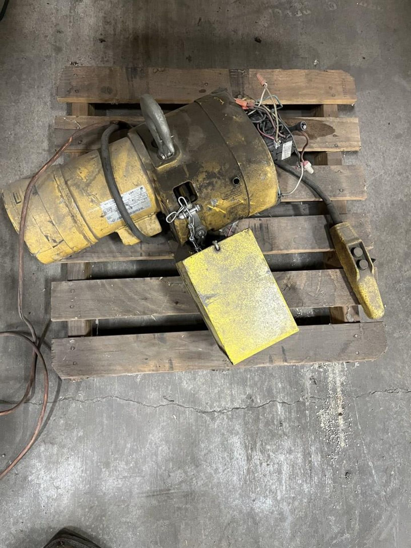 Lot of Damaged Hoists for Parts