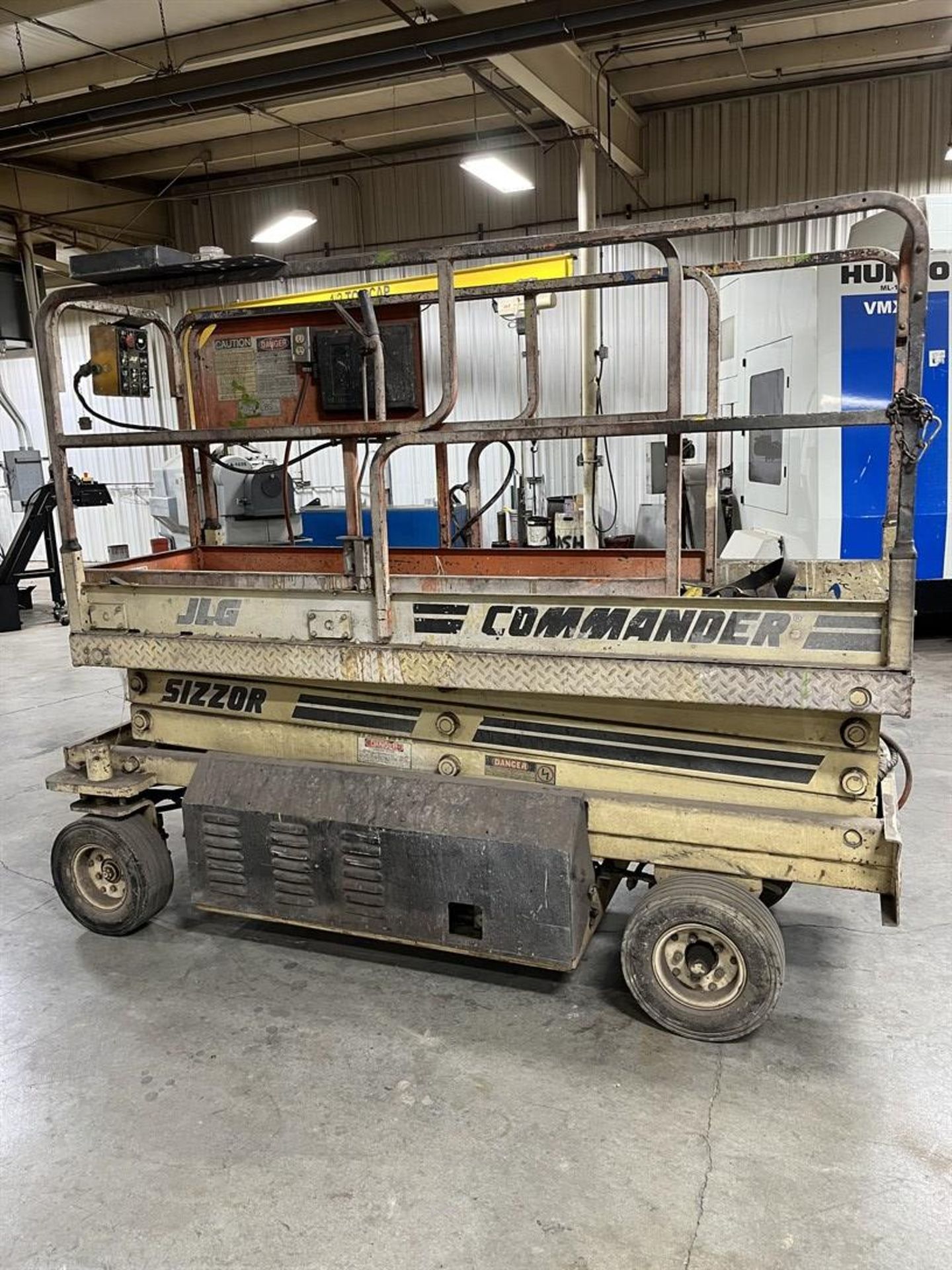 JLG V2425BI COMMANDER SIZZOR Scissor Lift, s/n 20210039, 20’ Max Height ...