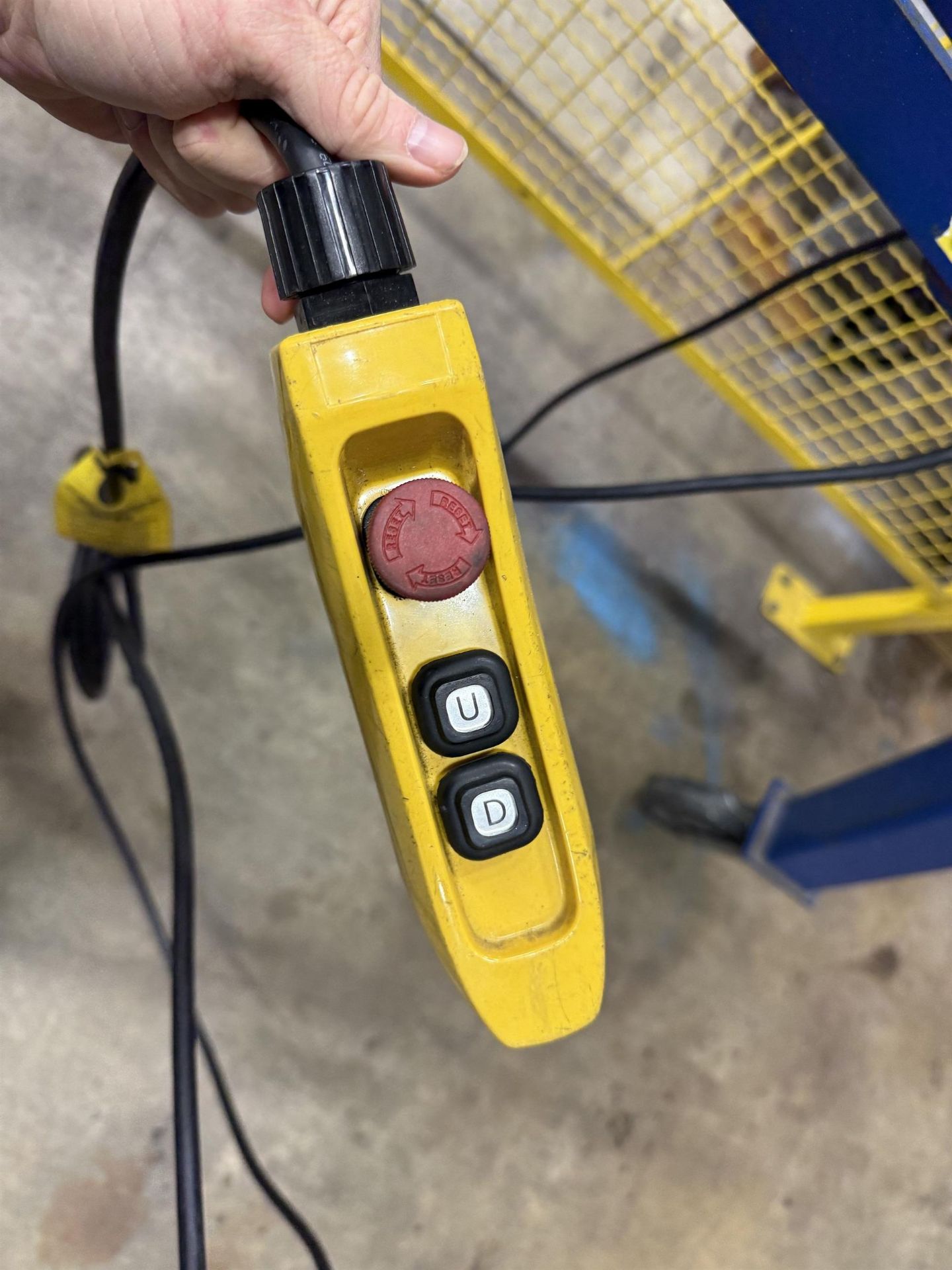 VESTIL 1 Ton Traveling Gantry Crane, 168" Between Uprights, 100" Max ...