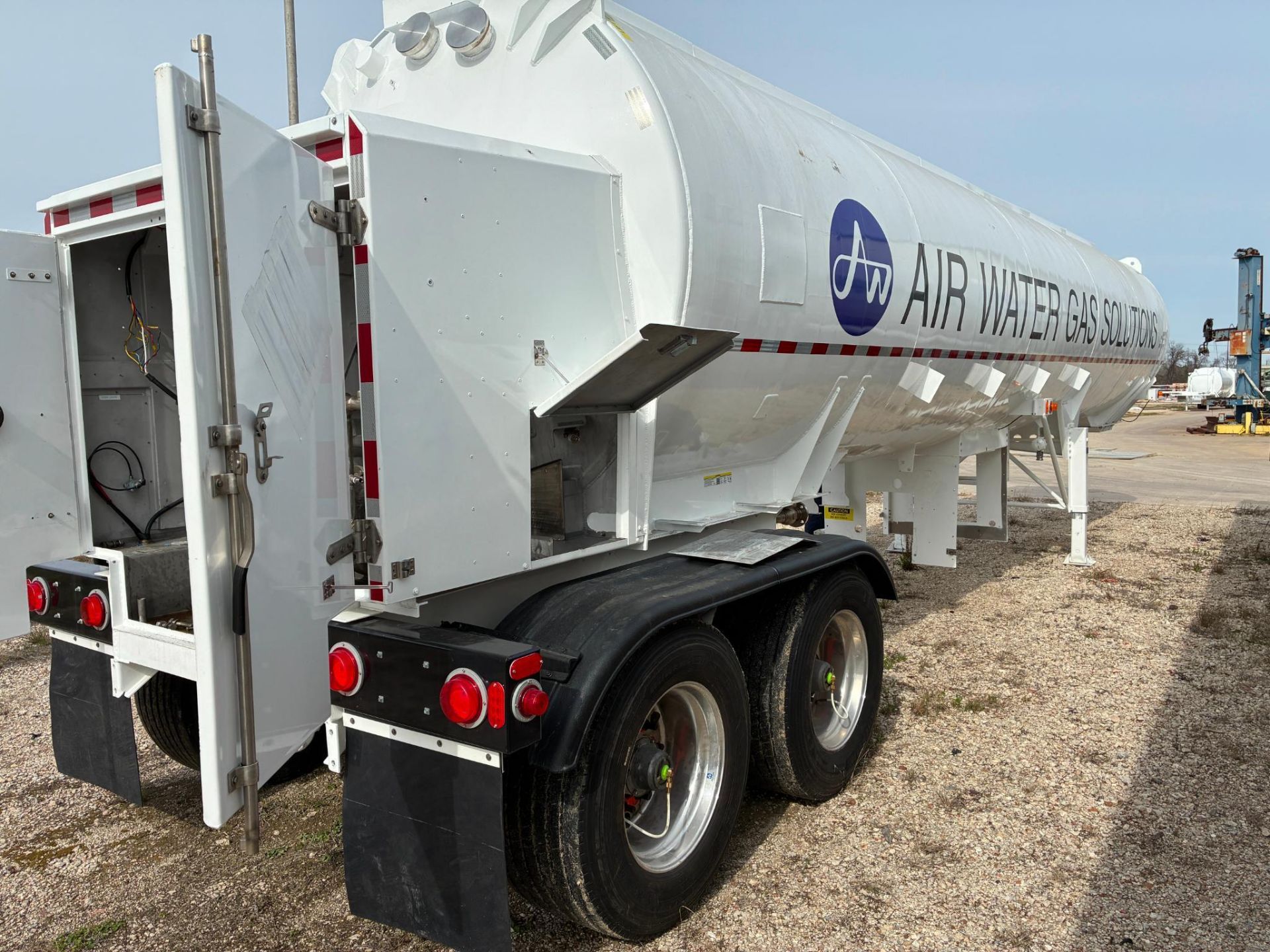 NITROGEN CRYOGENIC VESSEL TRANSPORT TRAILER, VIN: 4T9AB7A28SB328001 ...