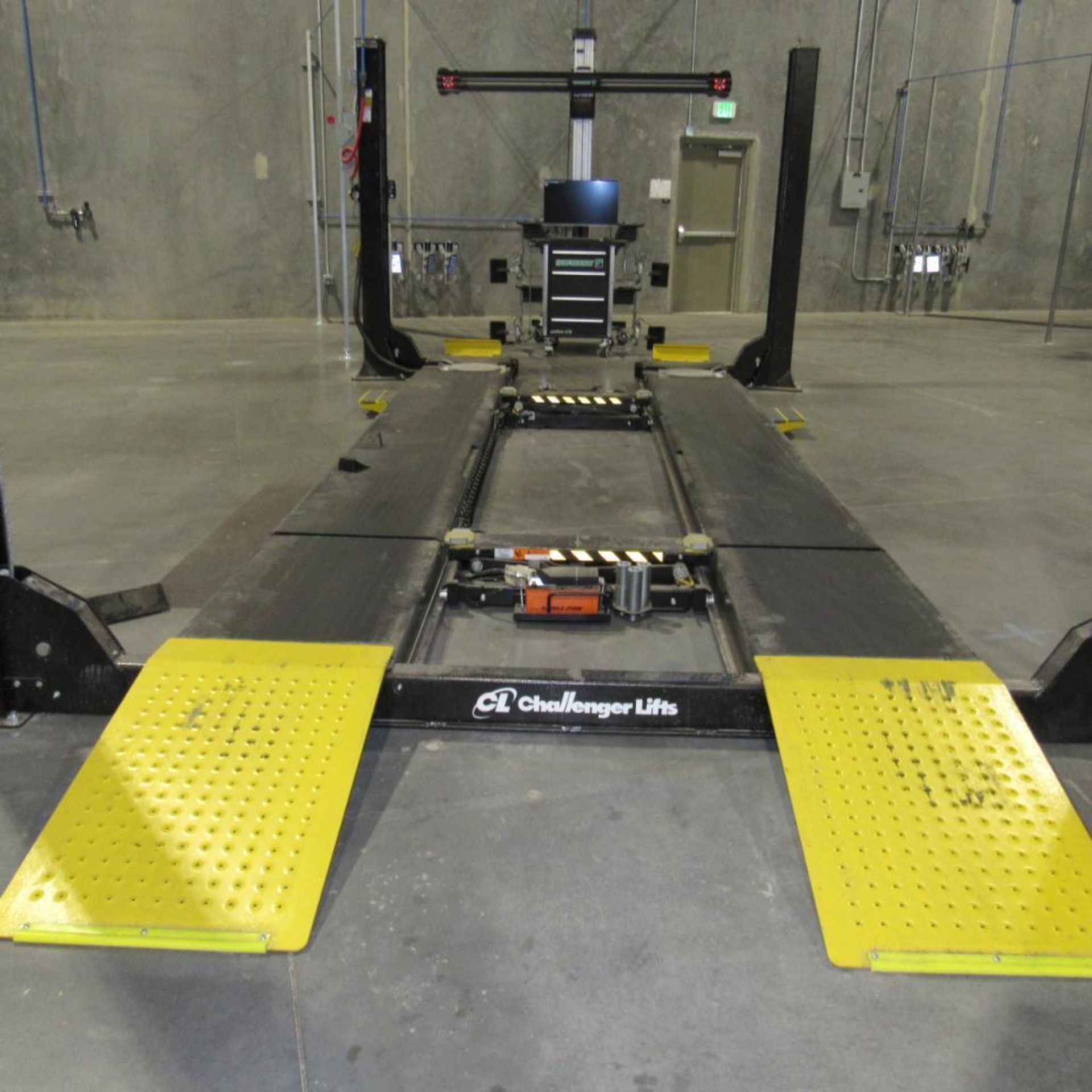 LOT: 2024 Hoffman EELR708A 15,000 Lb. Capacity 4-Post Alignment Vehicle ...