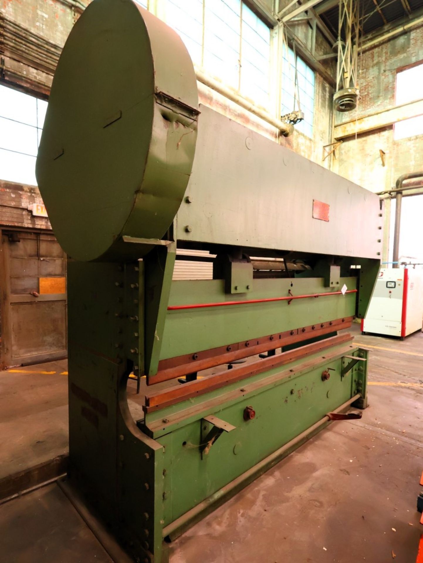 Dreis & Krump 10' Mechanical Press Brake, w/ 127" Between Housings ...