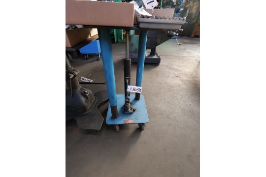 Vestil Mfg. HT051618 500lb. Capacity Die Lift Table, 18" x 18" (no ...