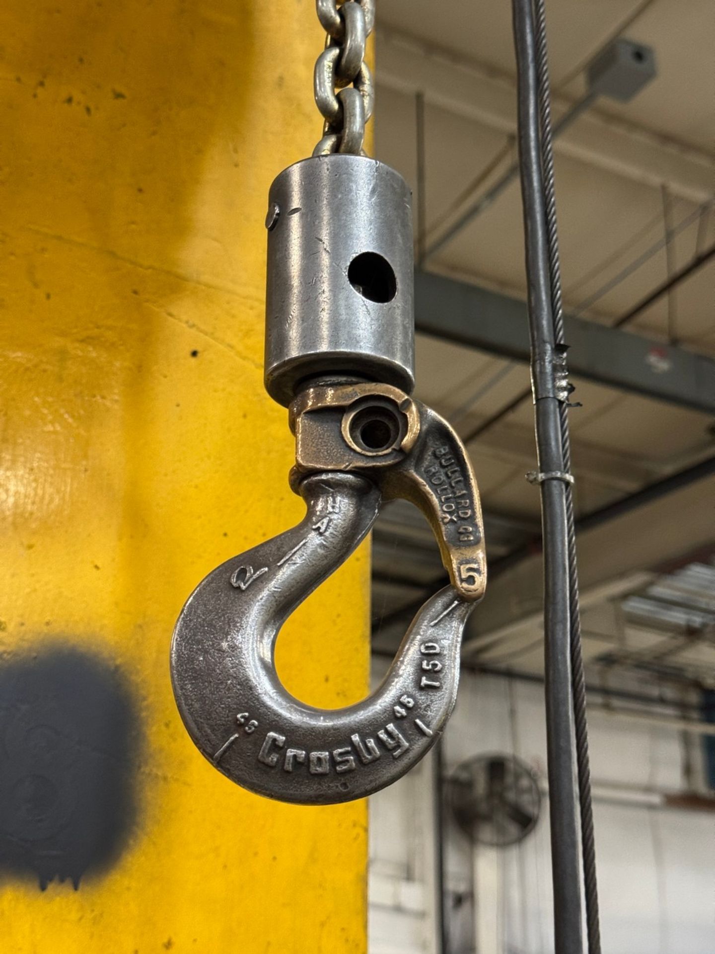 CONCO 1-Ton Jib Crane Includes: 1-Ton YALE Electrical Hoist