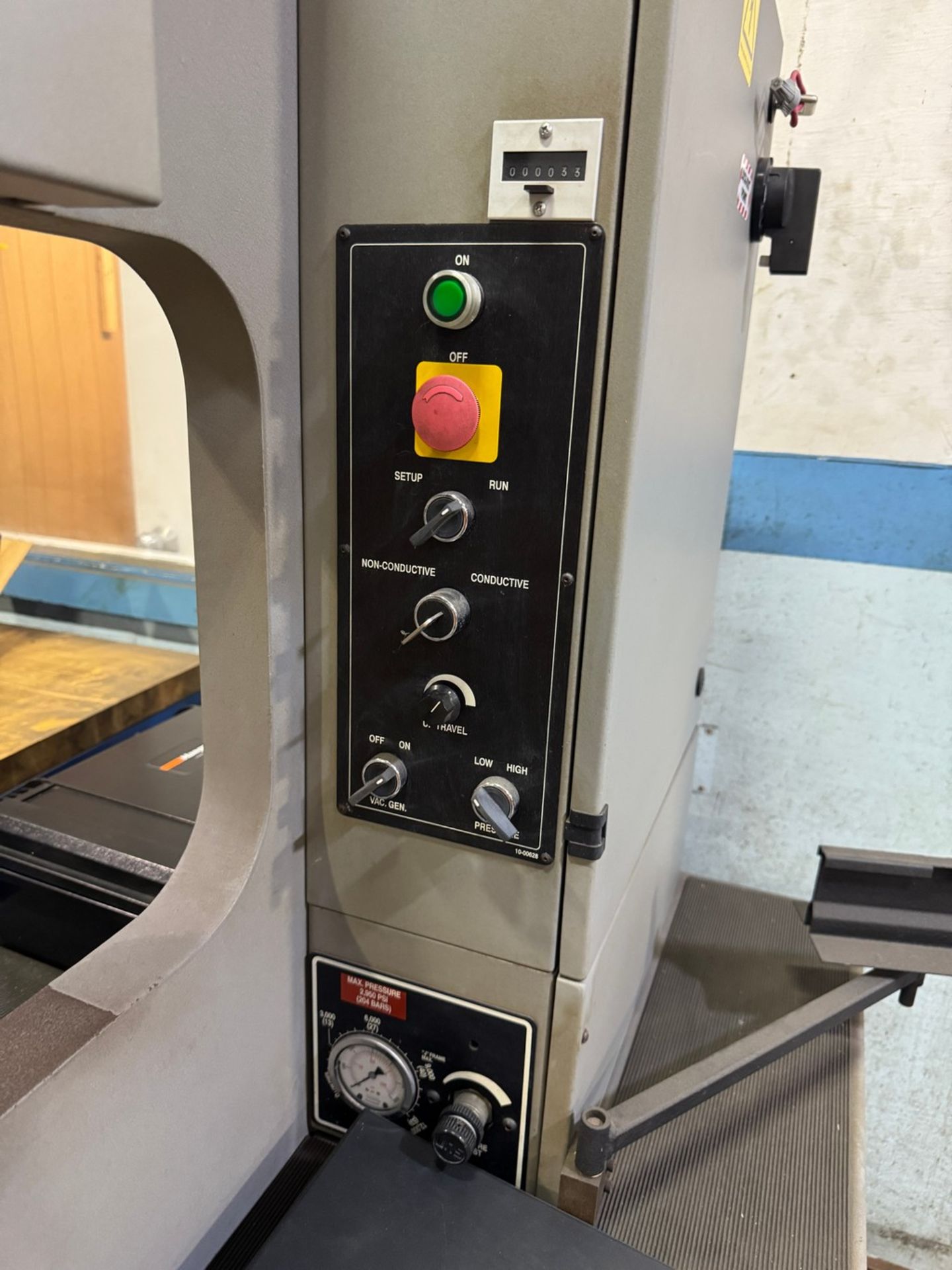 Haeger Model 618-1L 6-Ton Insertion Press, 6-Ton, 54 kN, 18" Throat, 7. ...