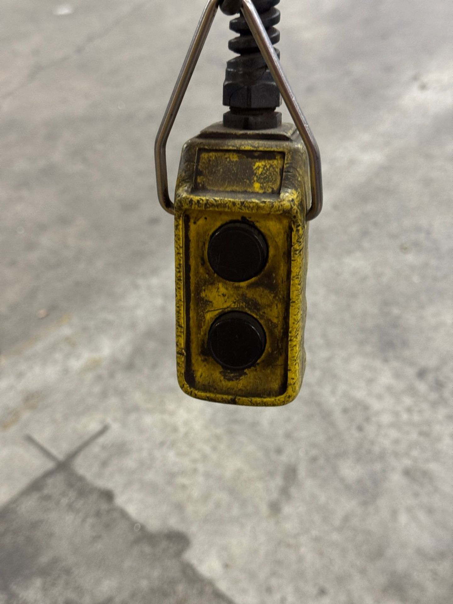 CONCO 1-Ton Jib Crane Includes: 1-Ton YALE Electrical Hoist
