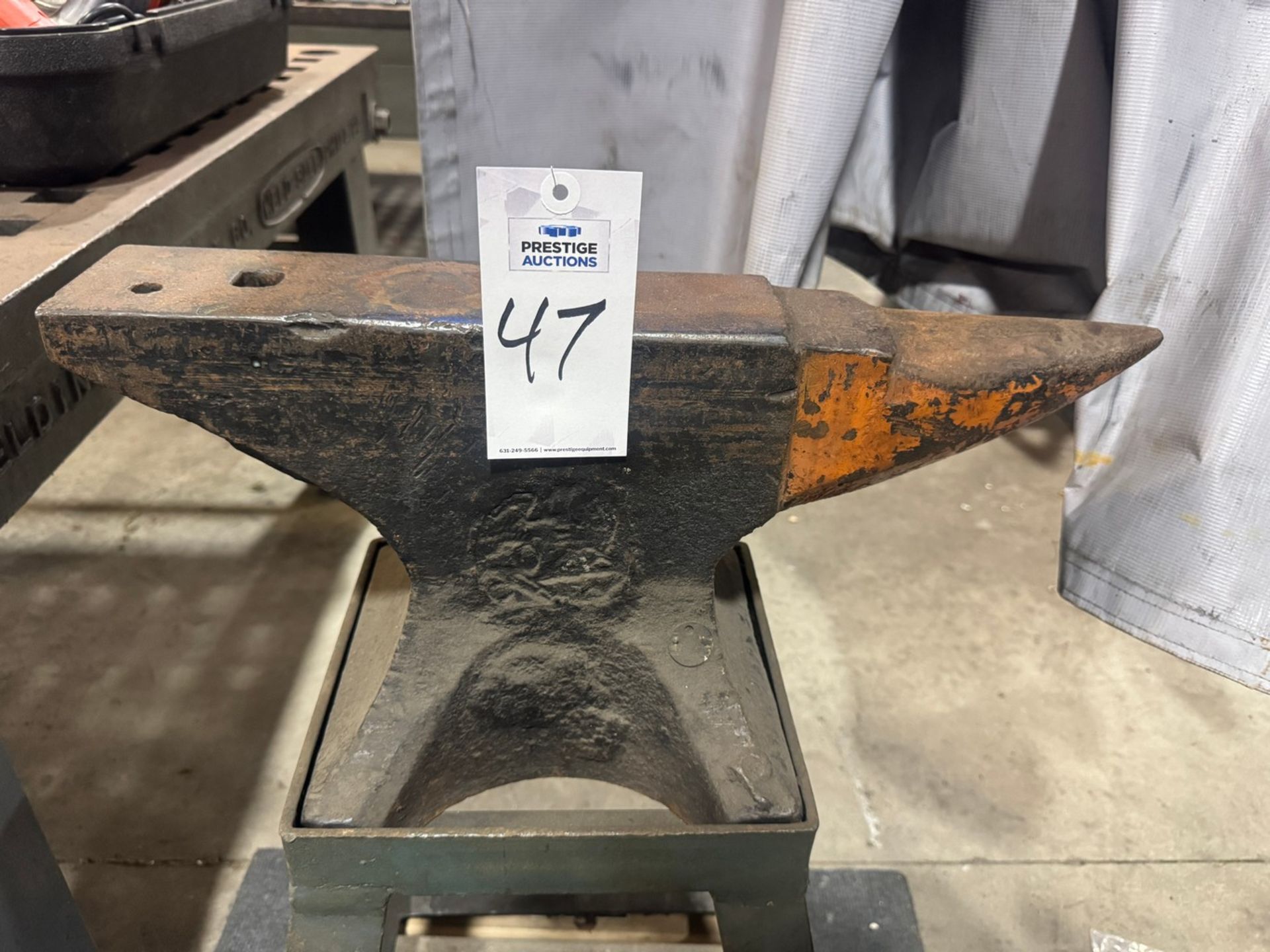 (1) Anvil With Stand