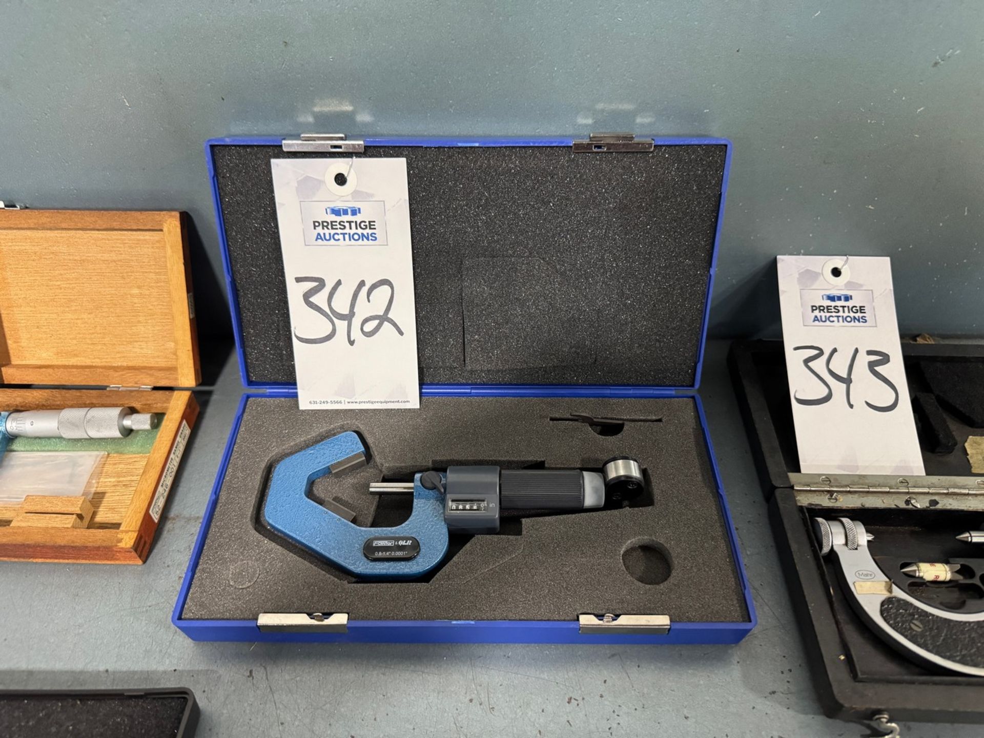 Fowler 0.8-1.4 V-Groove Digit Dial Micrometer