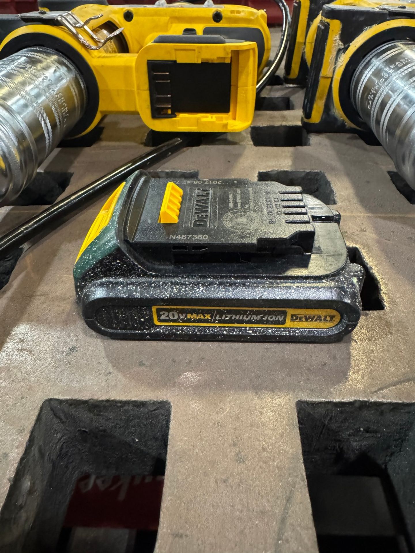 Lot of (2) Dewalt Cordless Grease Gun Model: DCGG571, With (1) 20V ...