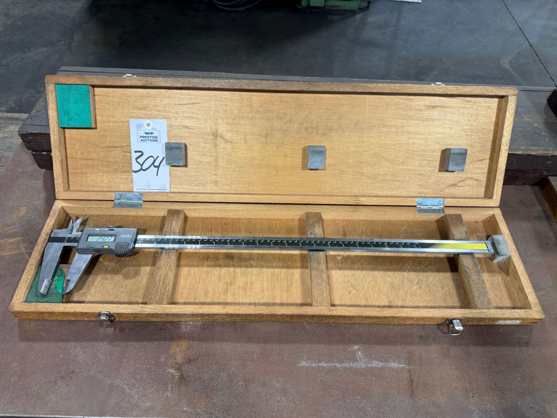 SPI 24" Digital Caliper With Case