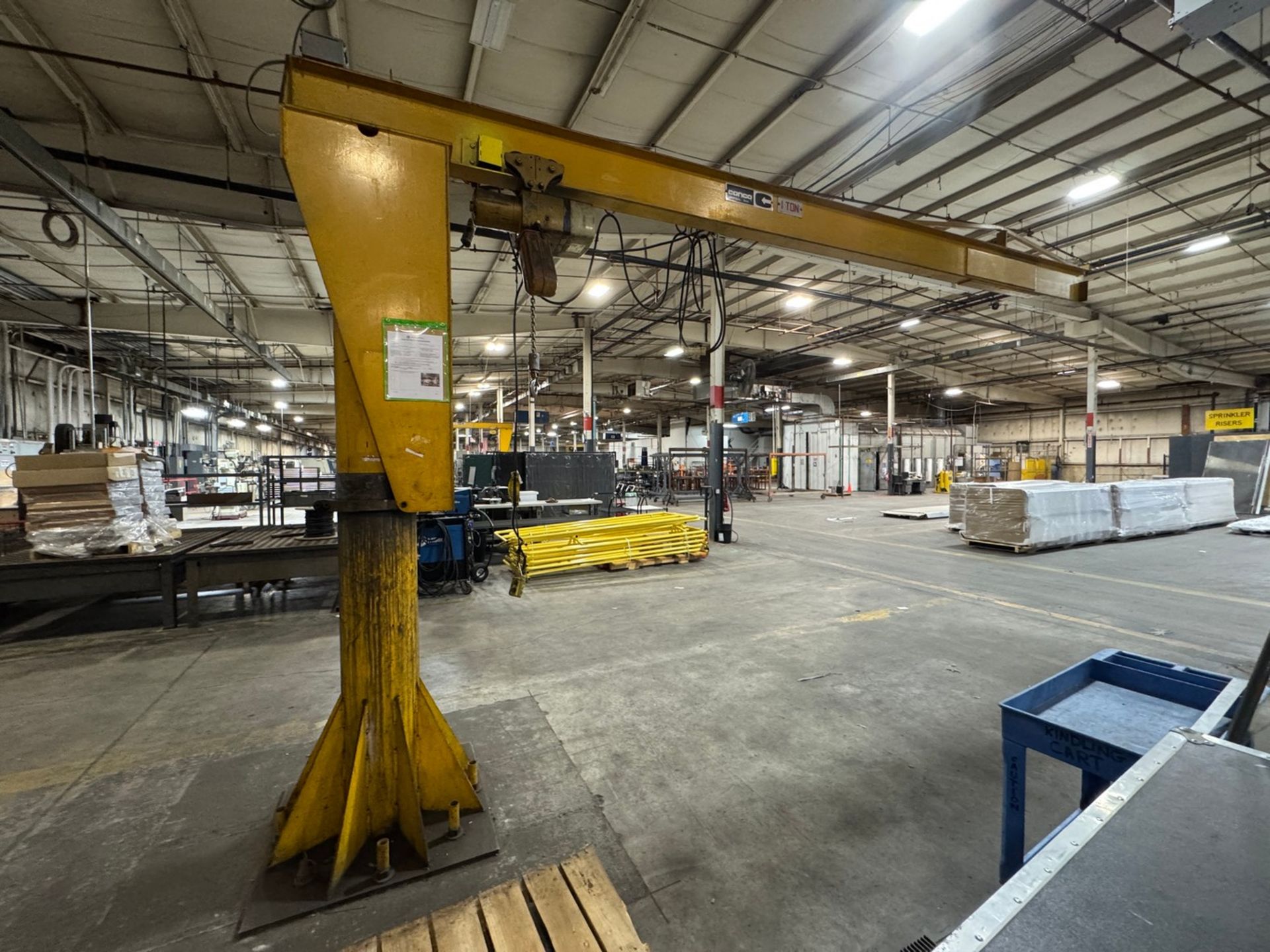 CONCO 1-Ton Jib Crane Includes: 1-Ton YALE Electrical Hoist