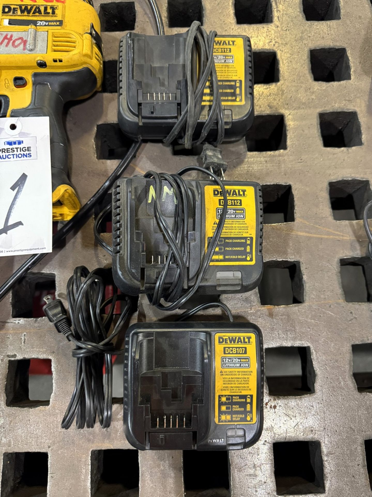 Lot of (2) Dewalt Cordless Grease Gun Model: DCGG571, With (1) 20V ...