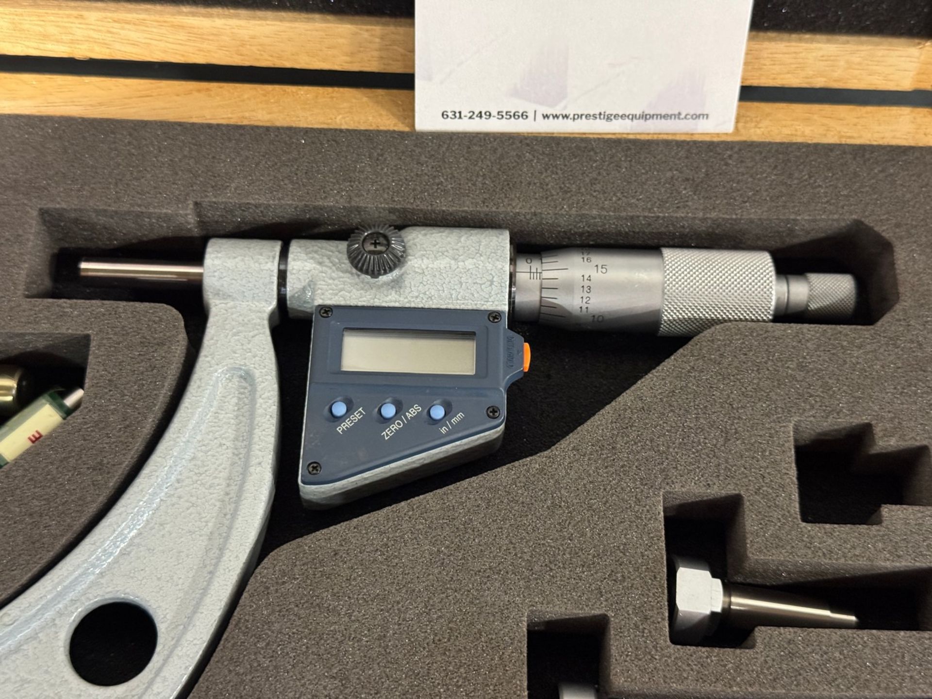 Mitutoyo 0-6" Digital Micrometer With Case .00005" Resolution, With ...