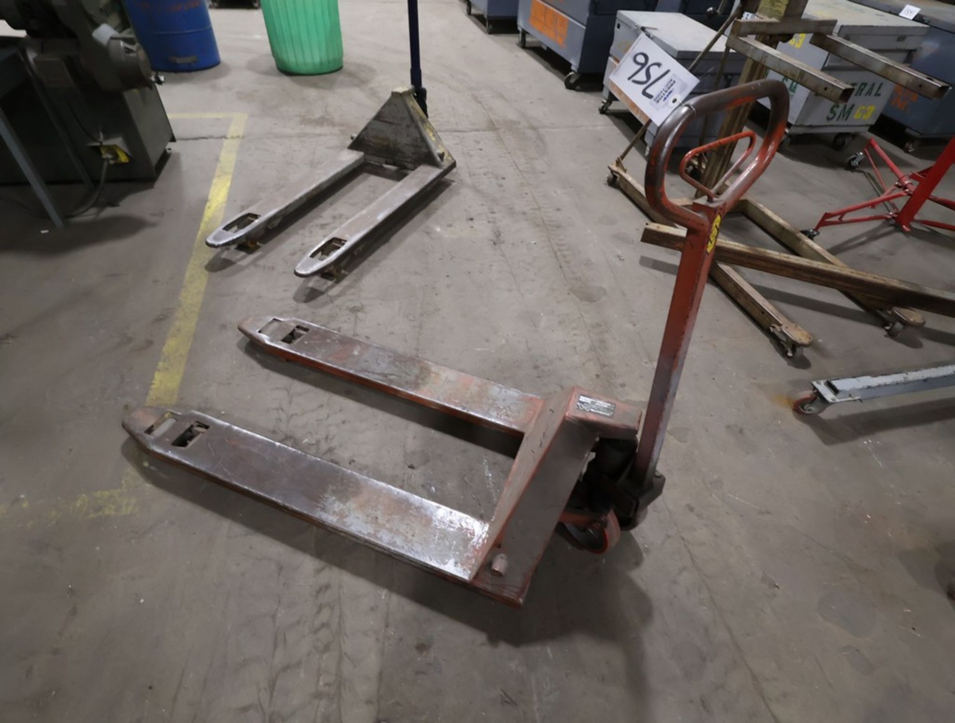 Magnum 5500lb. Hand Pallet Truck