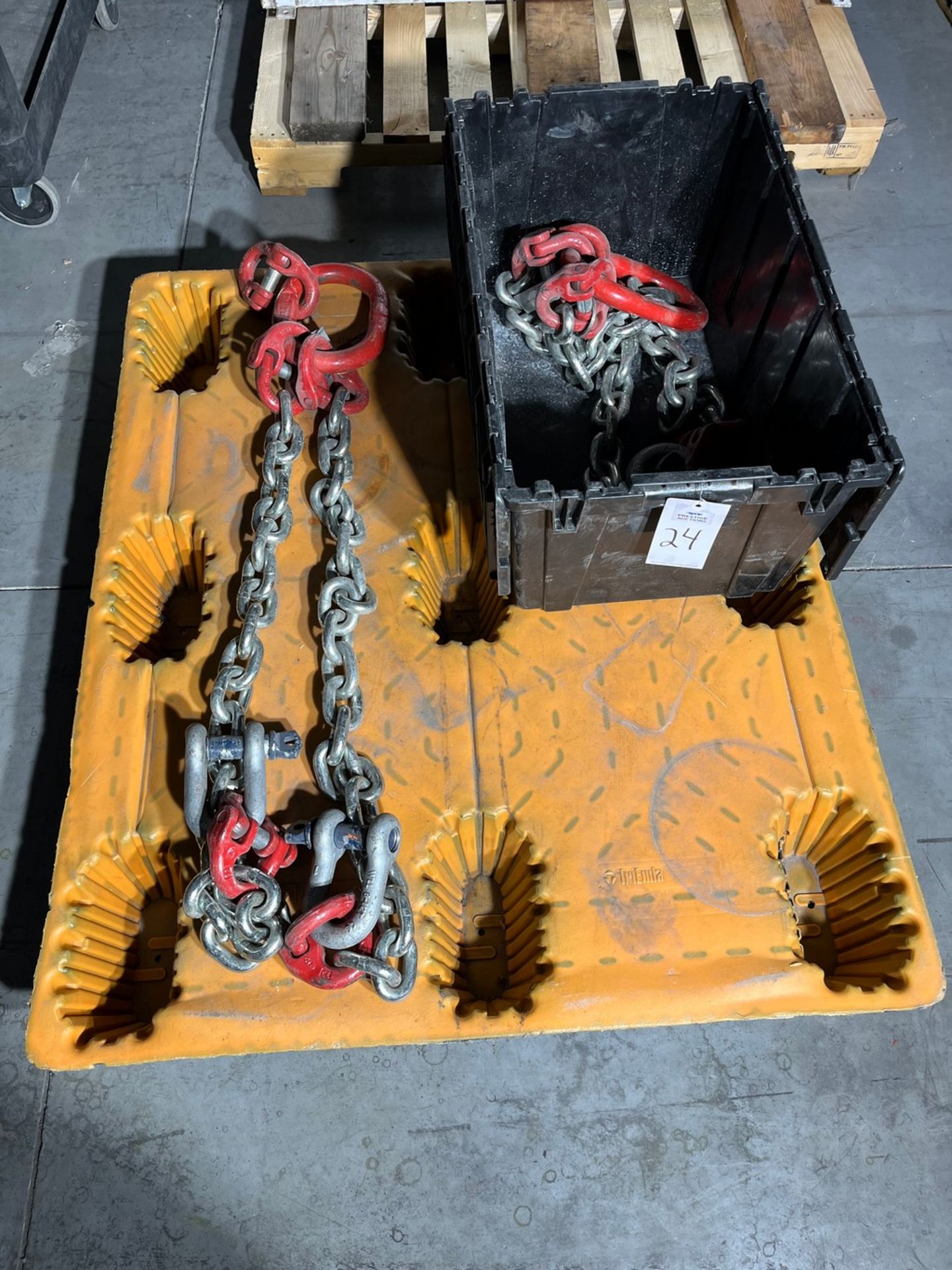 (2) Heavy Weight Capacity Shackle and Chain Lifting Saddles