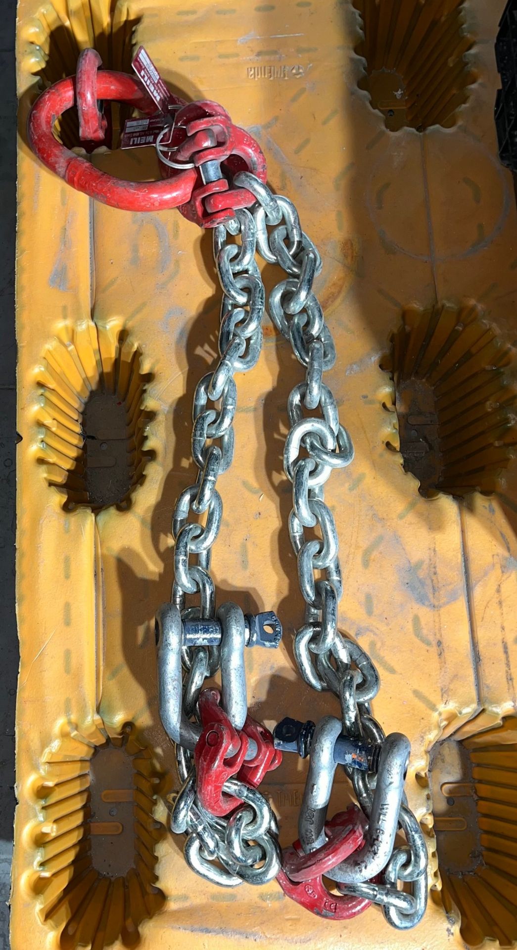 (2) Heavy Weight Capacity Shackle and Chain Lifting Saddles