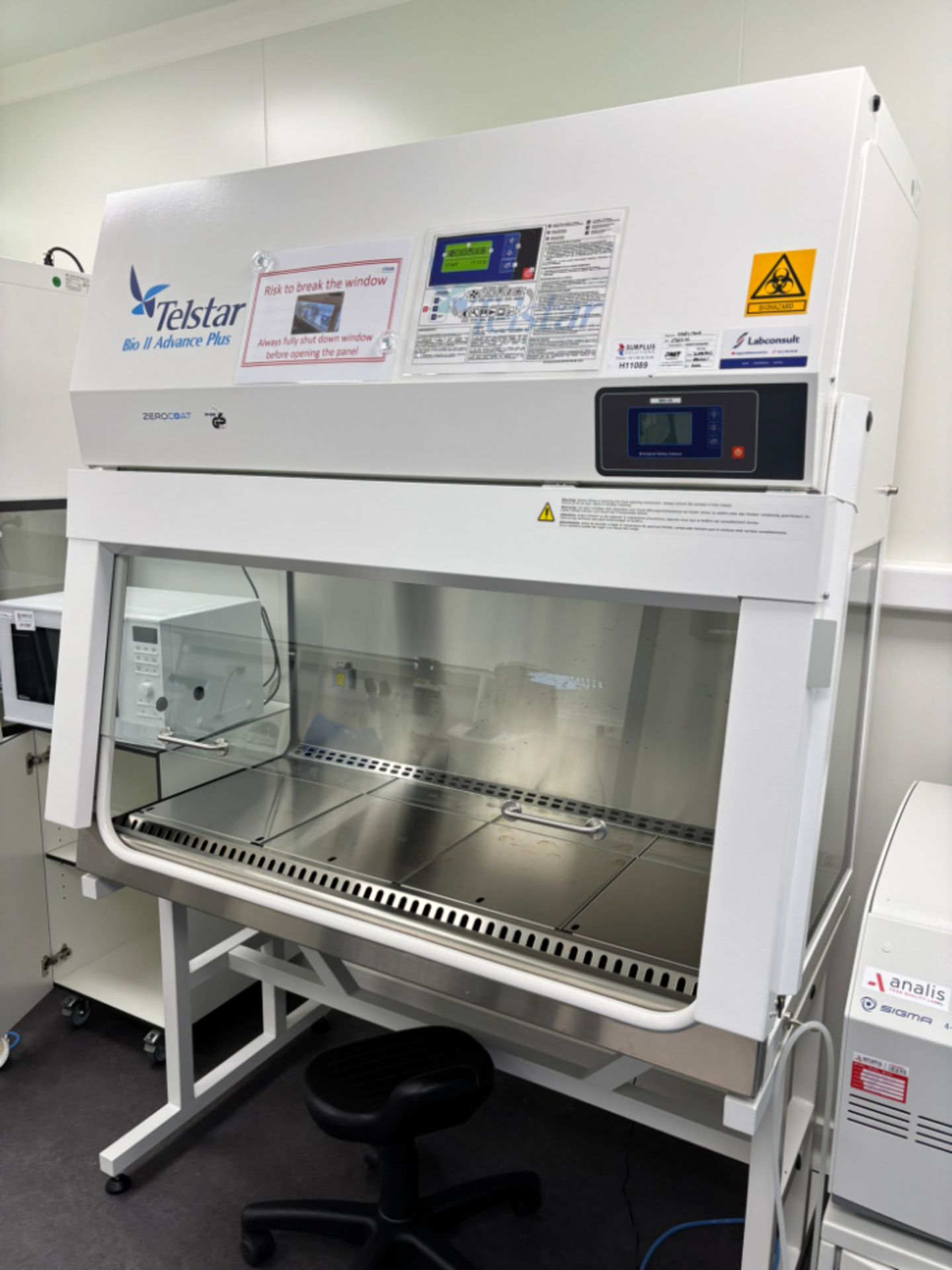 Telstar Bio II Advance Plus Safety Cabinet, SN: 532232
