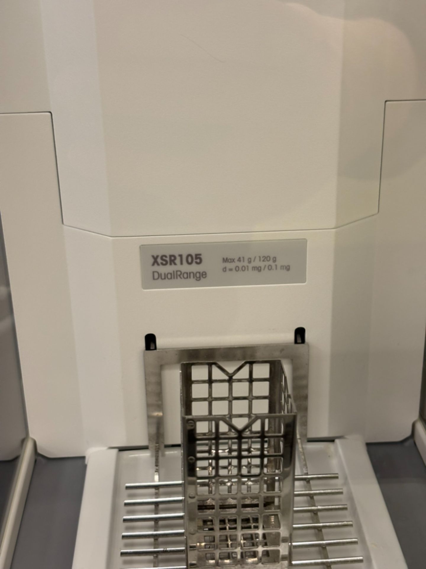 Mettler Toledo XSR105DU Analytical Balance, SN: C141741380
