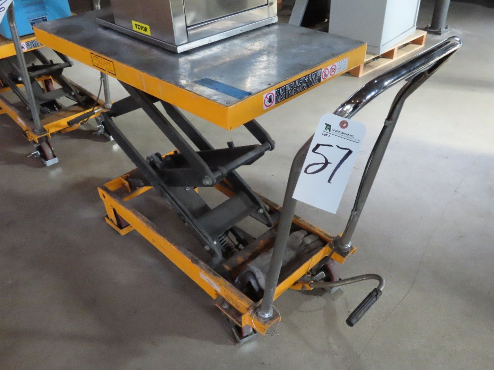 Wesco 770lb. Cap. Lift Cart