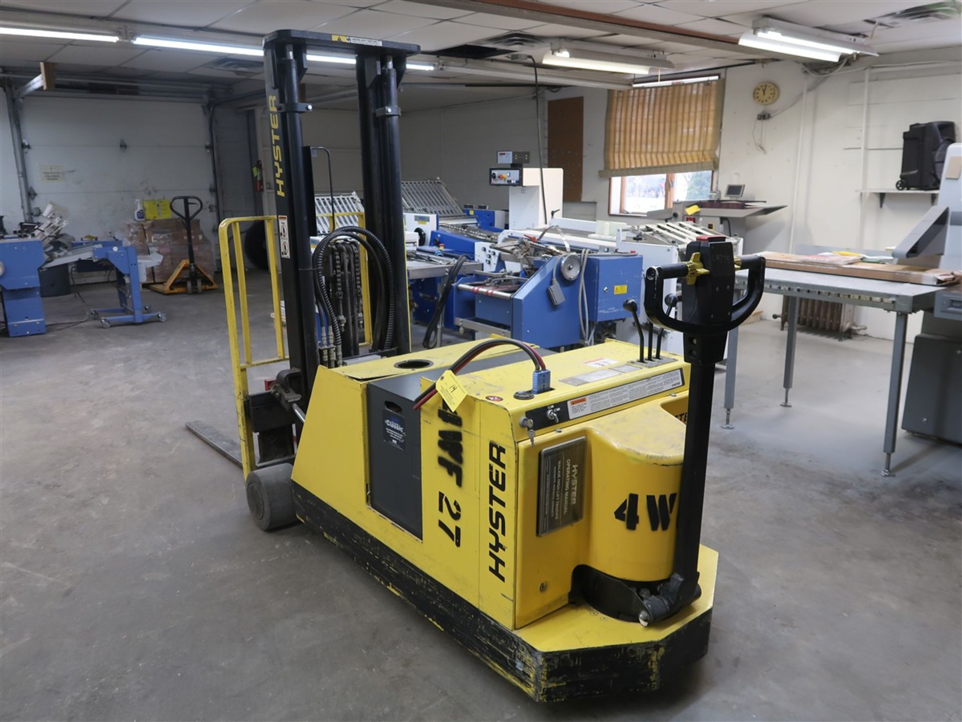 Hyster 40 Electric Wal-Behind Pallet Lift Model W40XTX,S/N A454N01801W ...