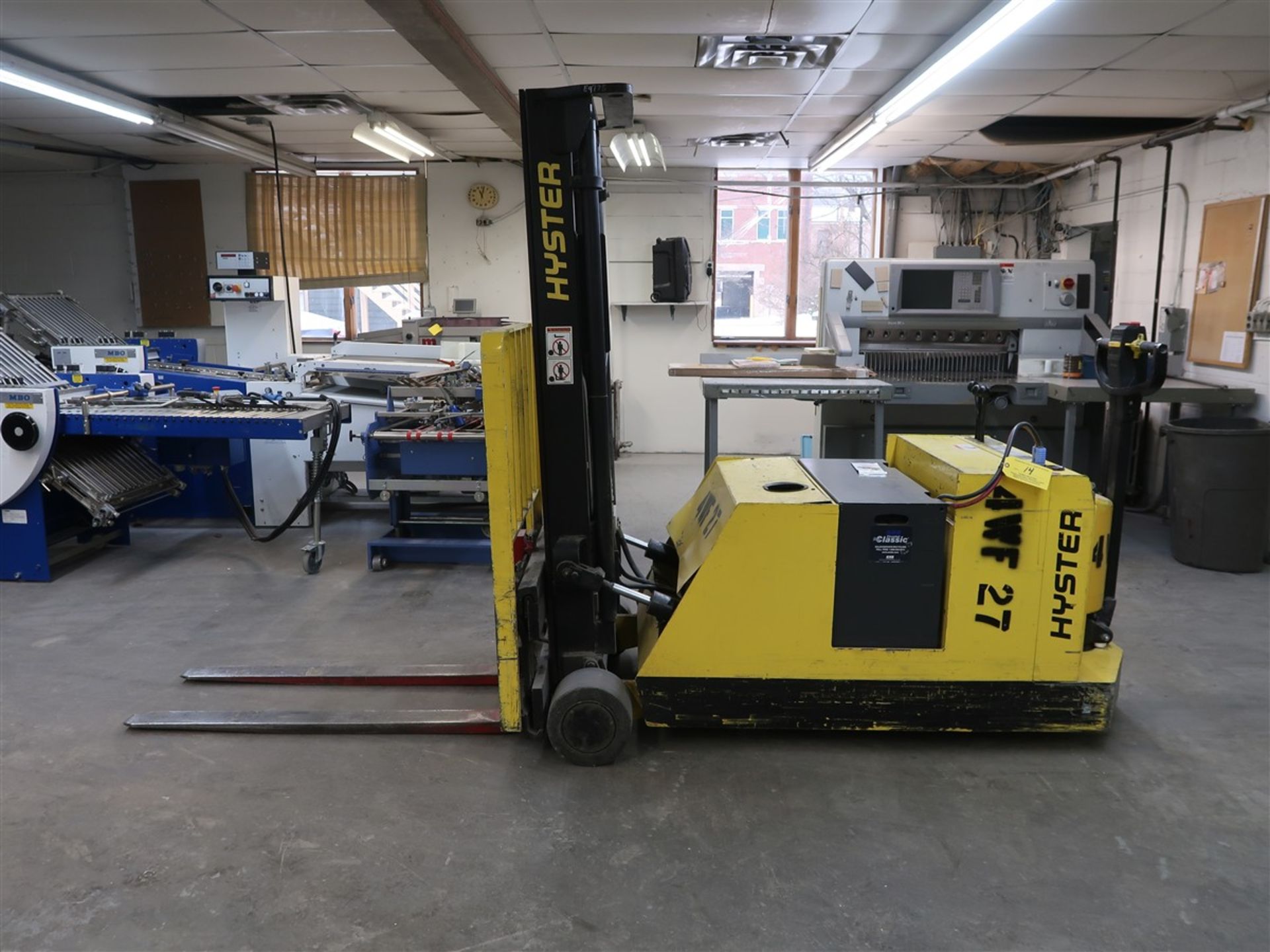 Hyster 40 Electric Wal-Behind Pallet Lift Model W40XTX,S/N A454N01801W ...