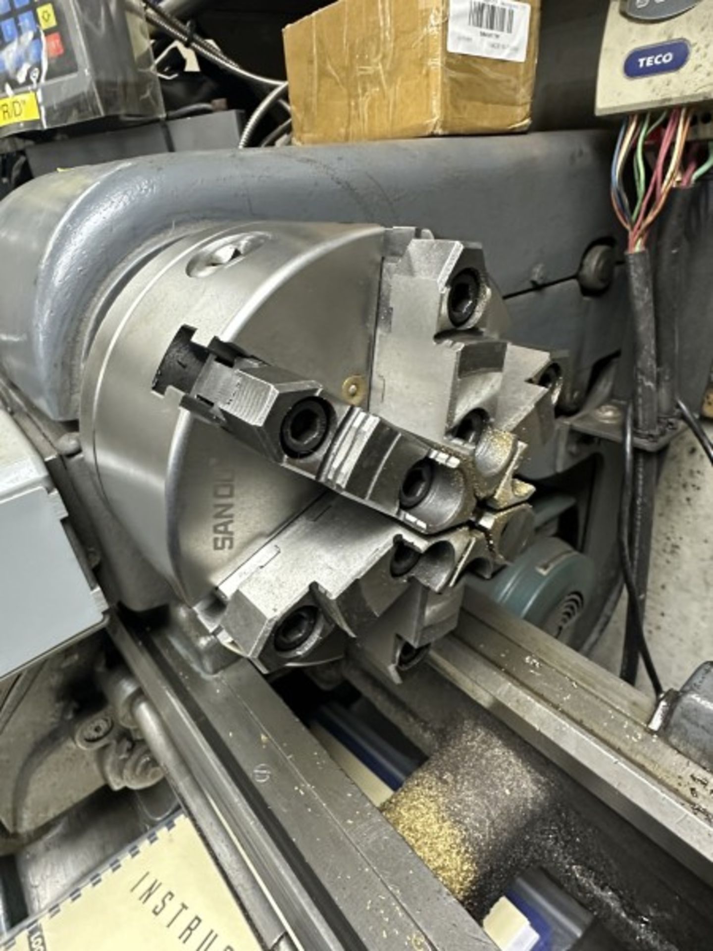 Logan Lathe w/ Tail Stock with Drill Chuck, 6-Jaw Chucks (Sandu), Tool ...