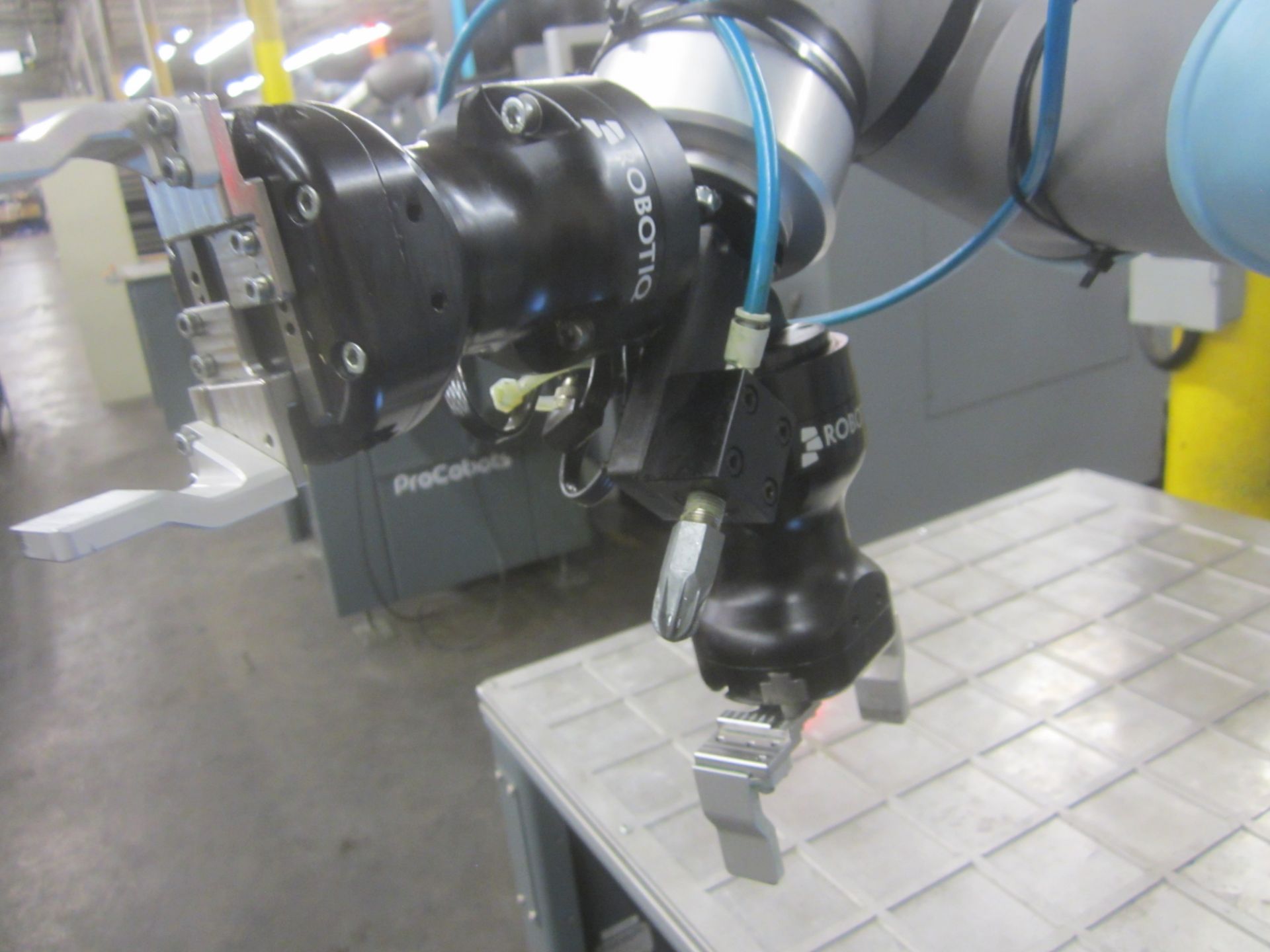 Hurco Procobots/Profeeder Table Robotic Parts Loading Cell, s/n ...