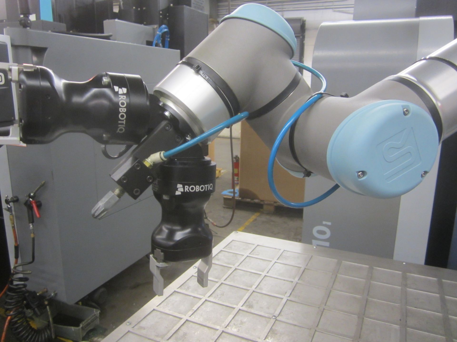 Hurco Procobots/Profeeder Table Robotic Parts Loading Cell, s/n ...