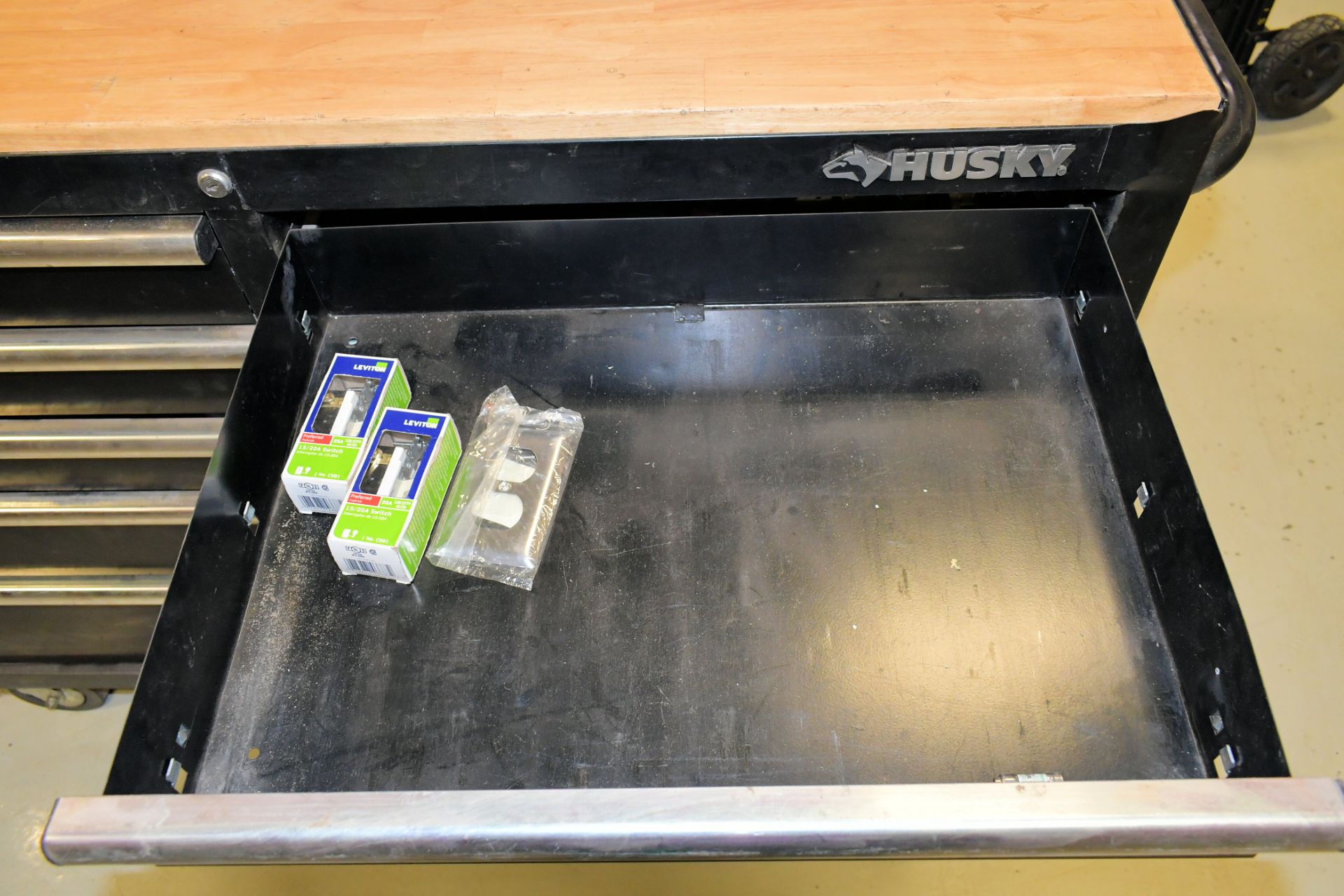 Husky 52" Wide x 18" Deep x 39" High 10-Drawer Rolling Toolbox with ...
