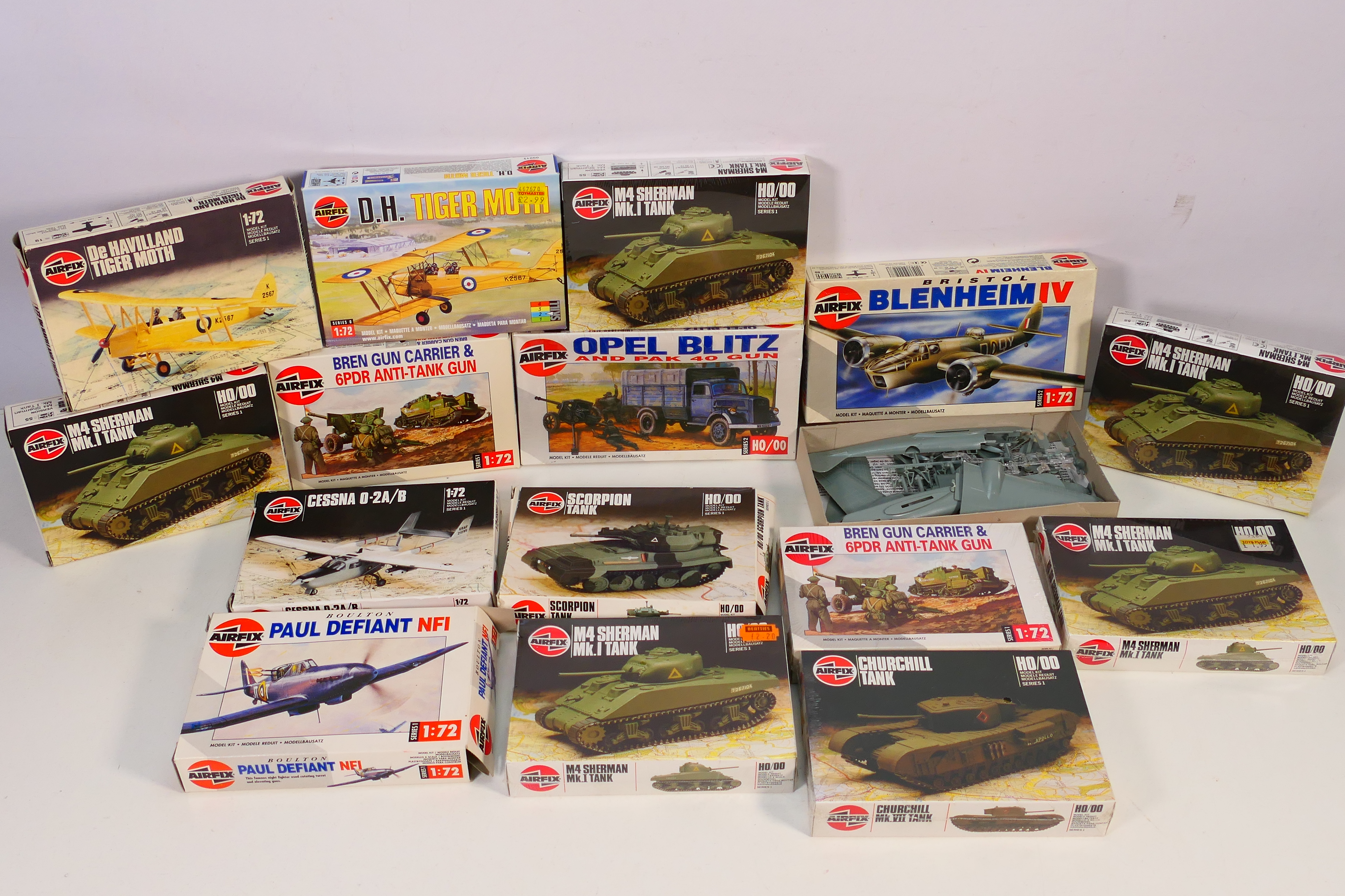 Airfix - 15 boxed Airfix plastic model kits in 1/72 and 1/76 scales ...