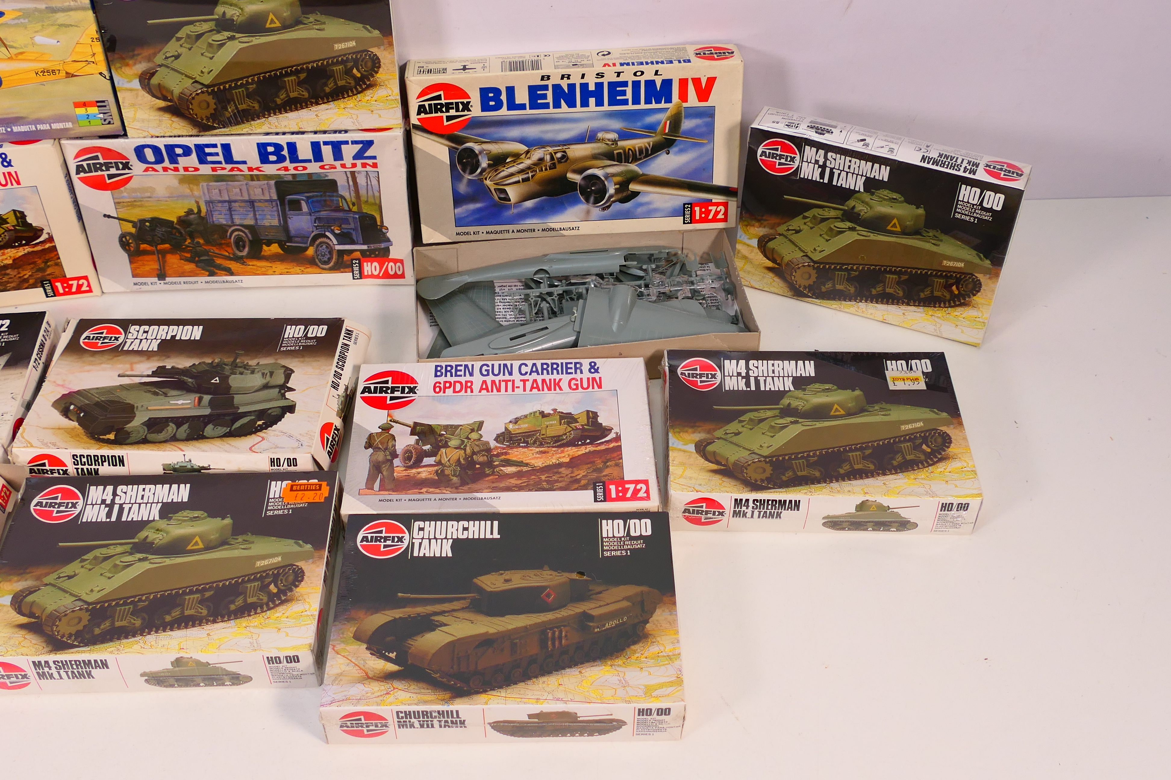 Airfix - 15 boxed Airfix plastic model kits in 1/72 and 1/76 scales ...