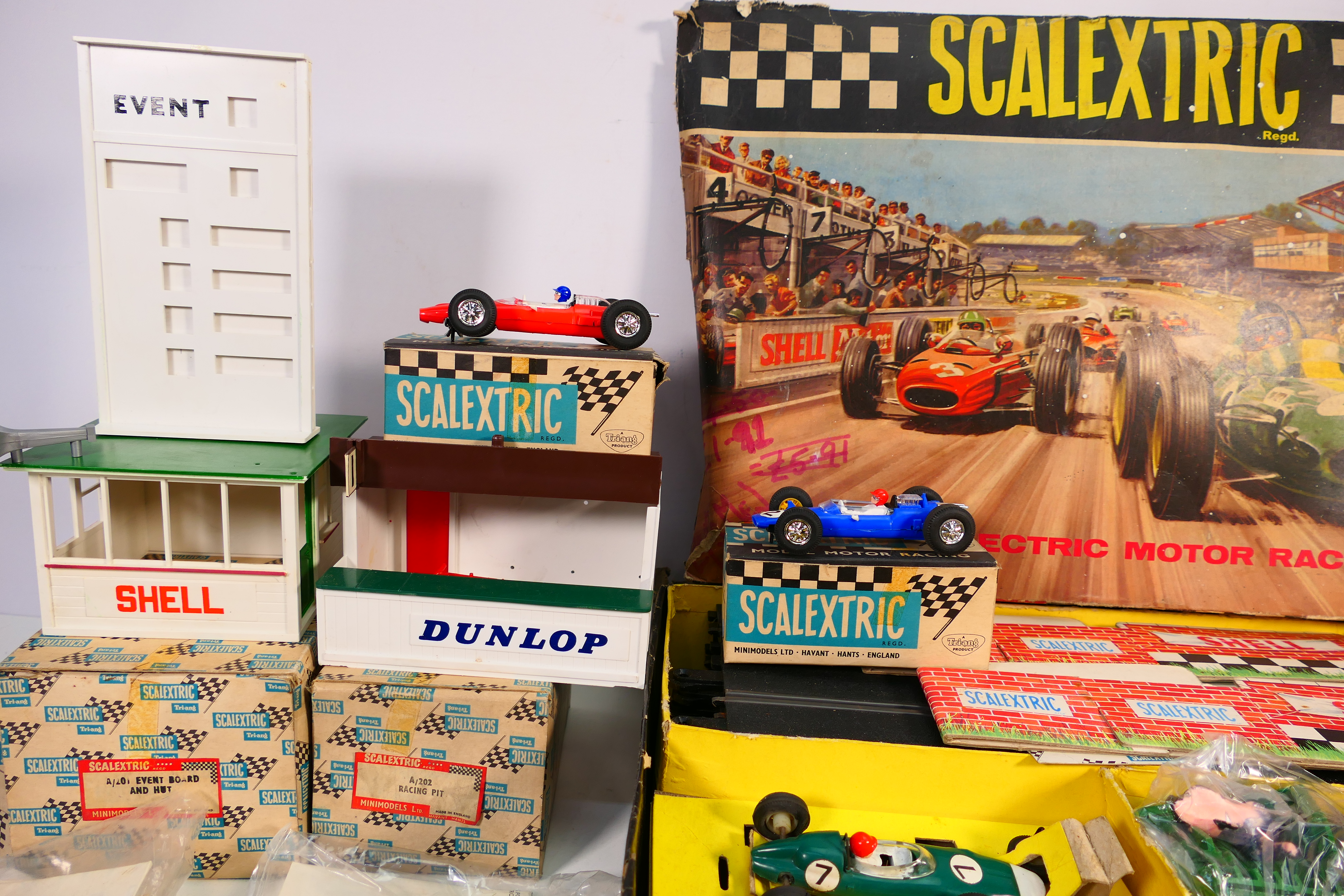 Scalextric - A boxed Scalextric Set 50 with two boxed Scalextric cars ...
