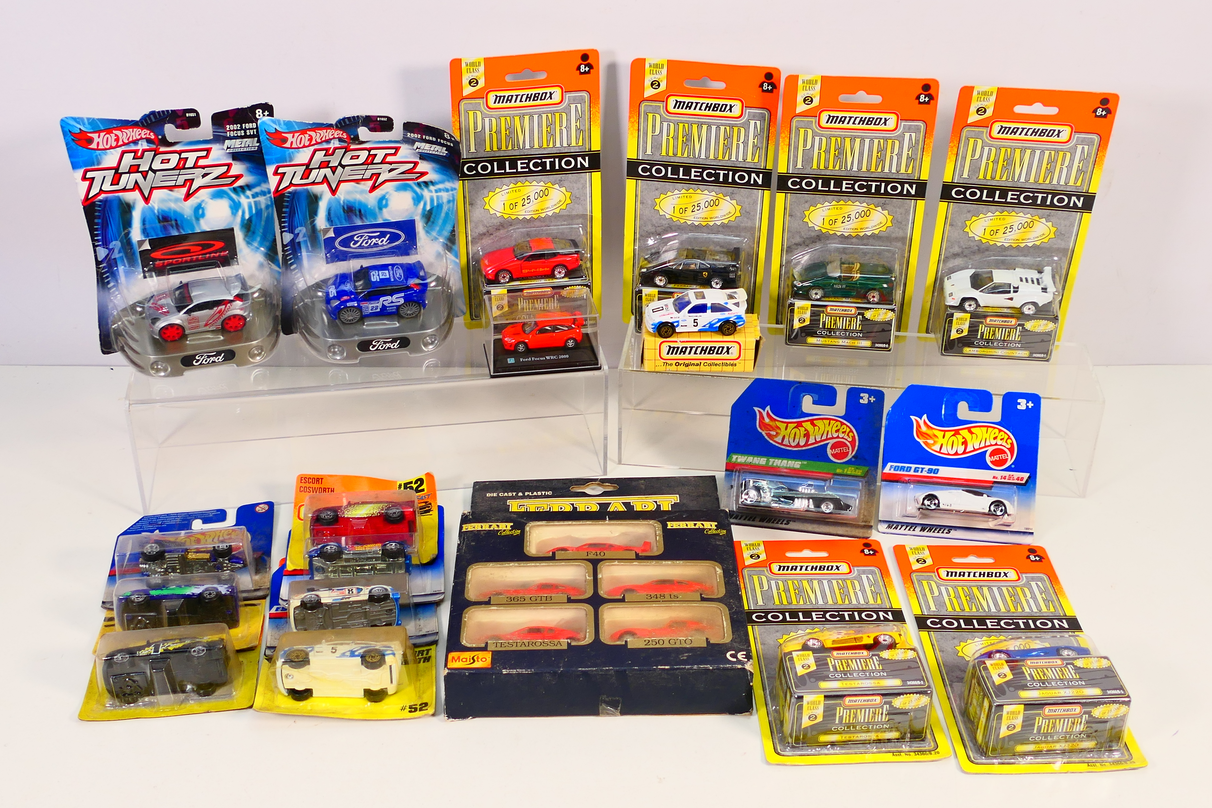 Matchbox - Hot Wheels - Maisto - A carded and boxed collection of ...