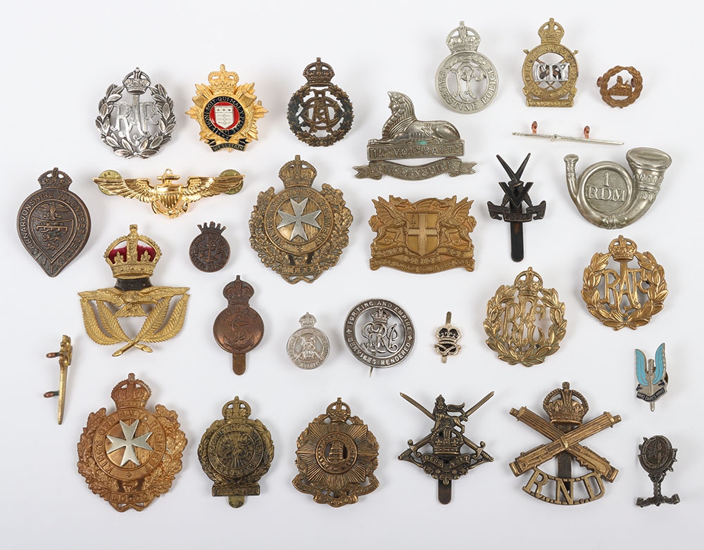 Various British Military Cap Badges, Lapels & a Silver War Badge. Lot ...