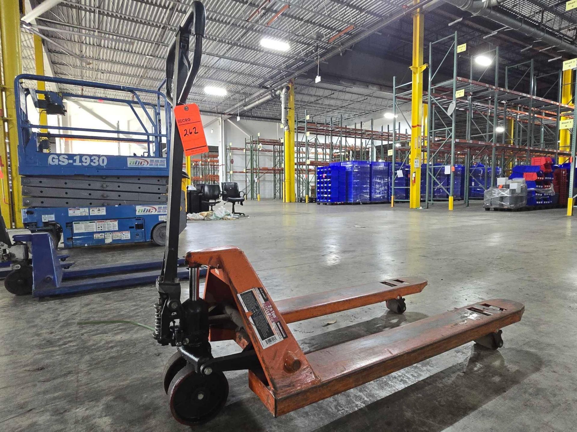 HaulMaster 5,000 pound capacity pallet jack, m/n 61946, (LATE REMOVAL)