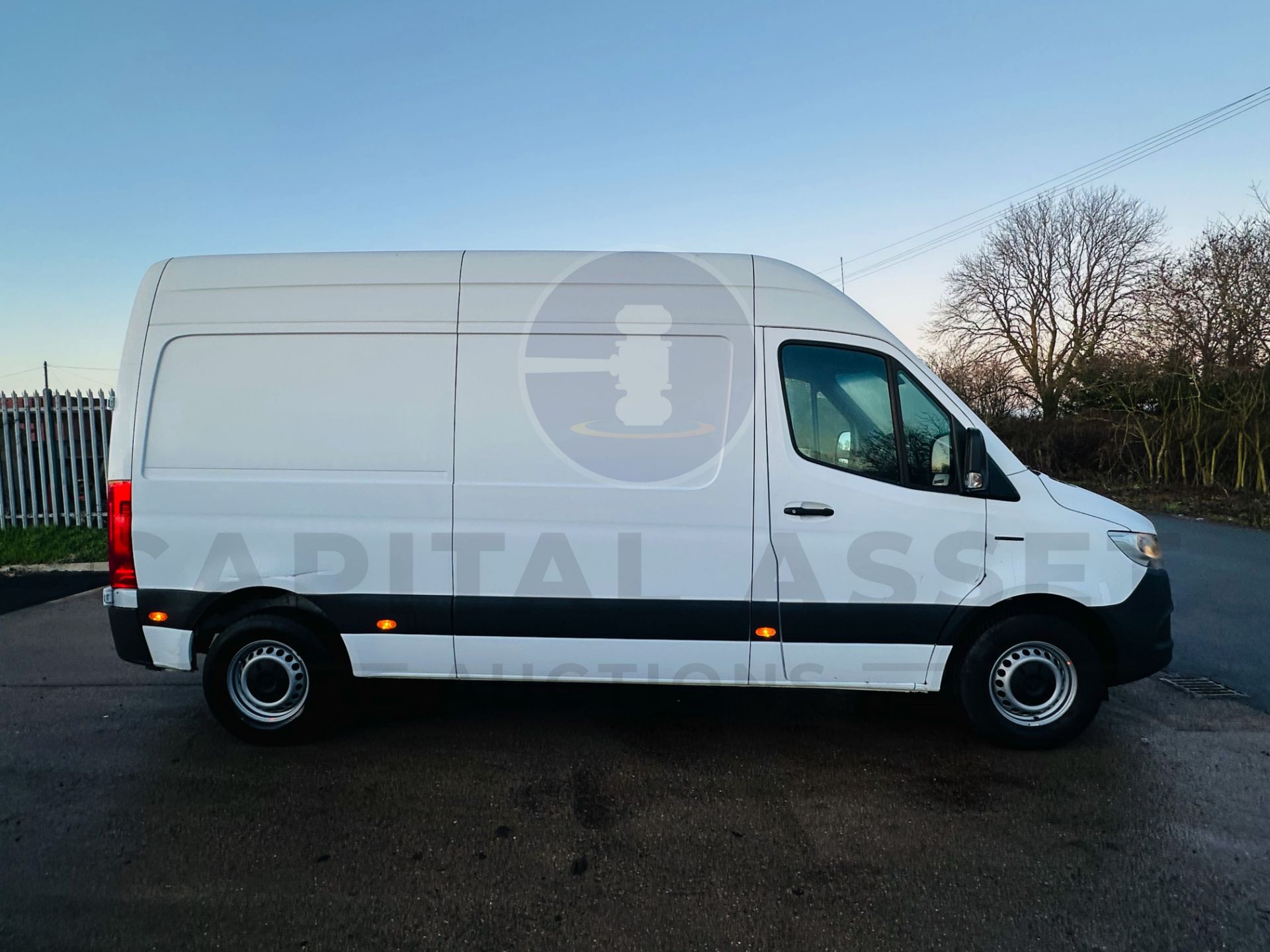 MERCEDES-BENZ SPRINTER PROGRESSIVE E"MEDIUM WHEEL BASE" AUTOMATIC - 23 ...